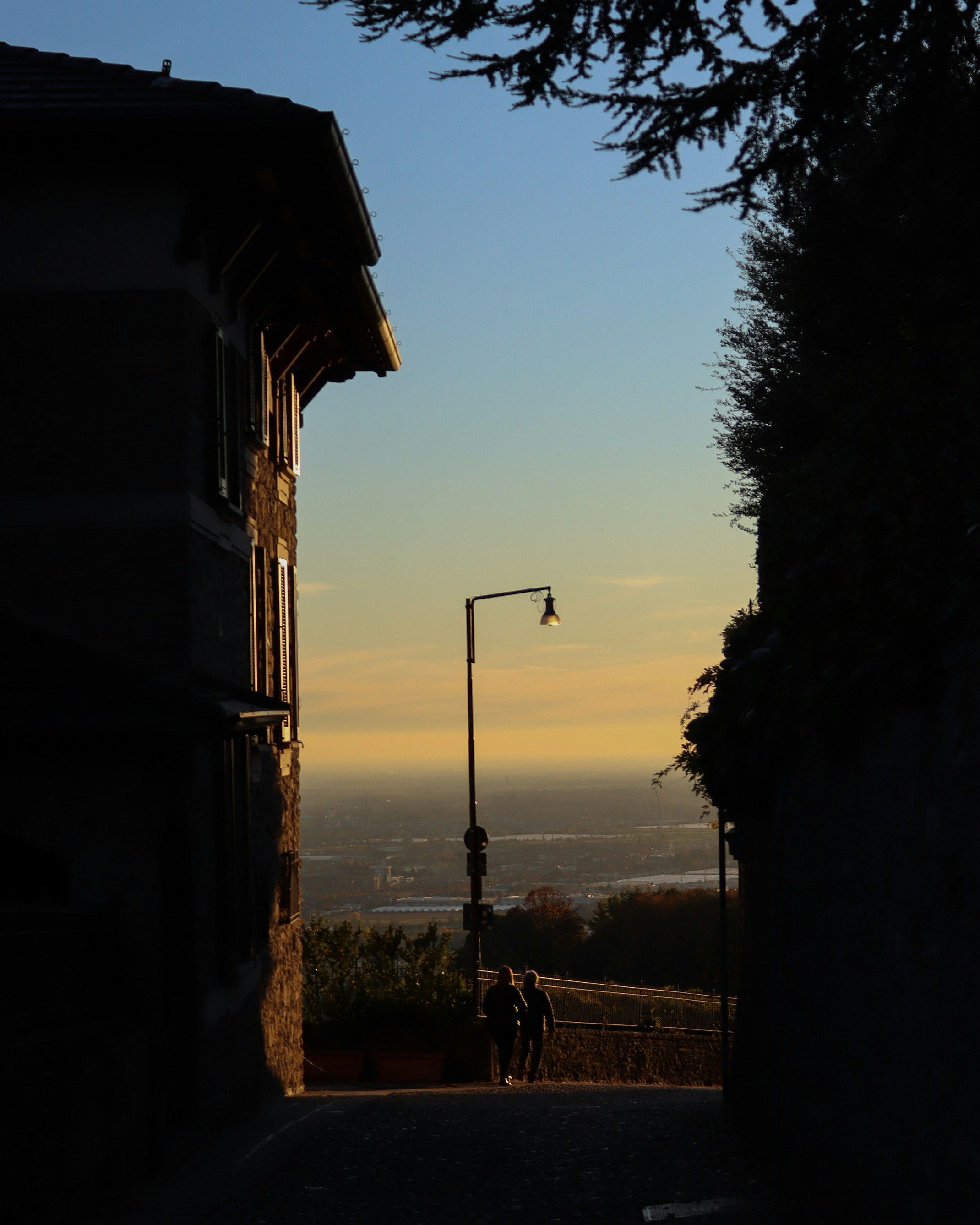 Sunset Vantage: A Quiet Staircase to the Horizon