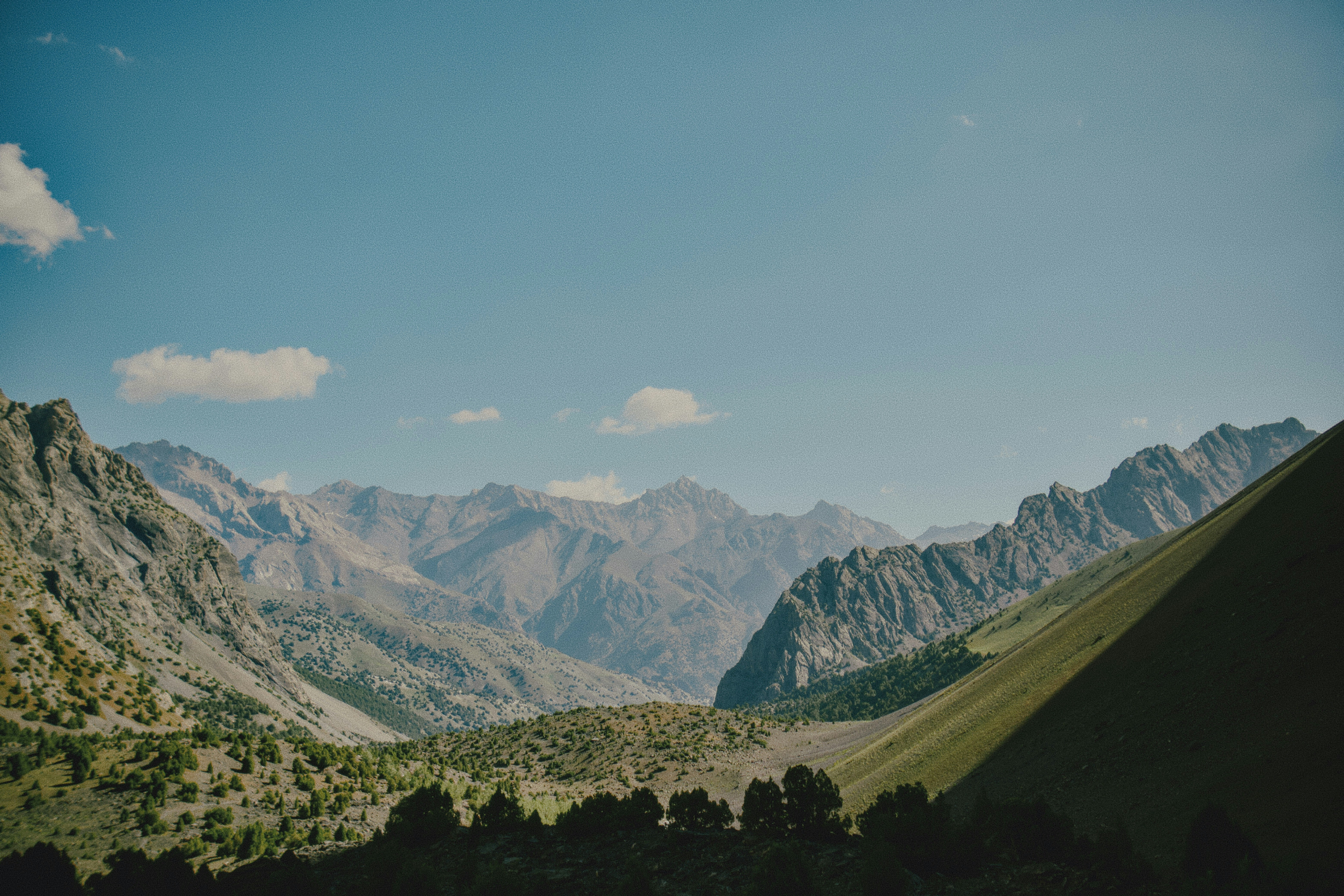 Echoes of the Ridge: A Quiet Mountain Panorama
