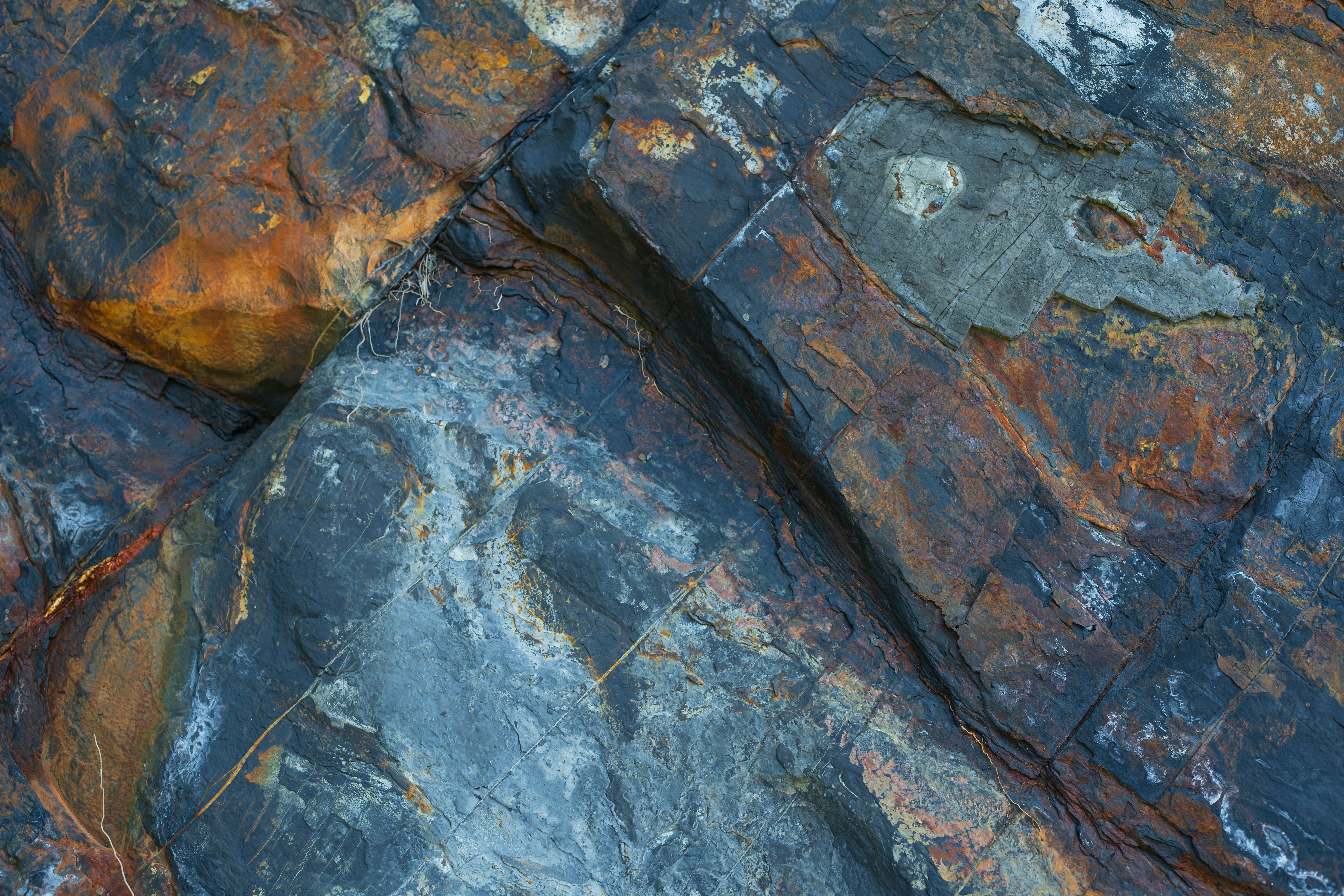Veined Slate: A Close-Up of Weathered Rock Textures