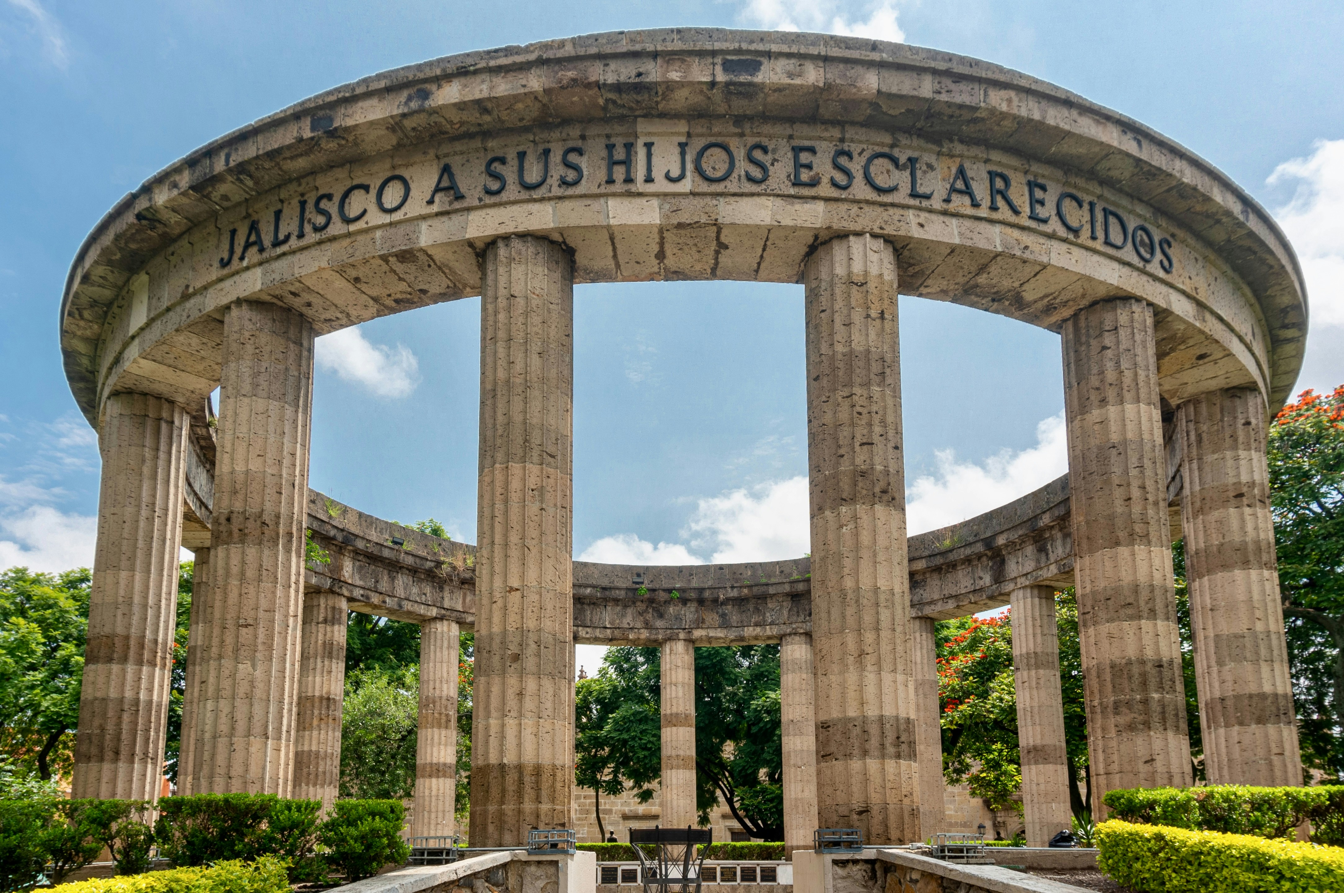 Colonnade of Echoes: A Circular Niche in the Park