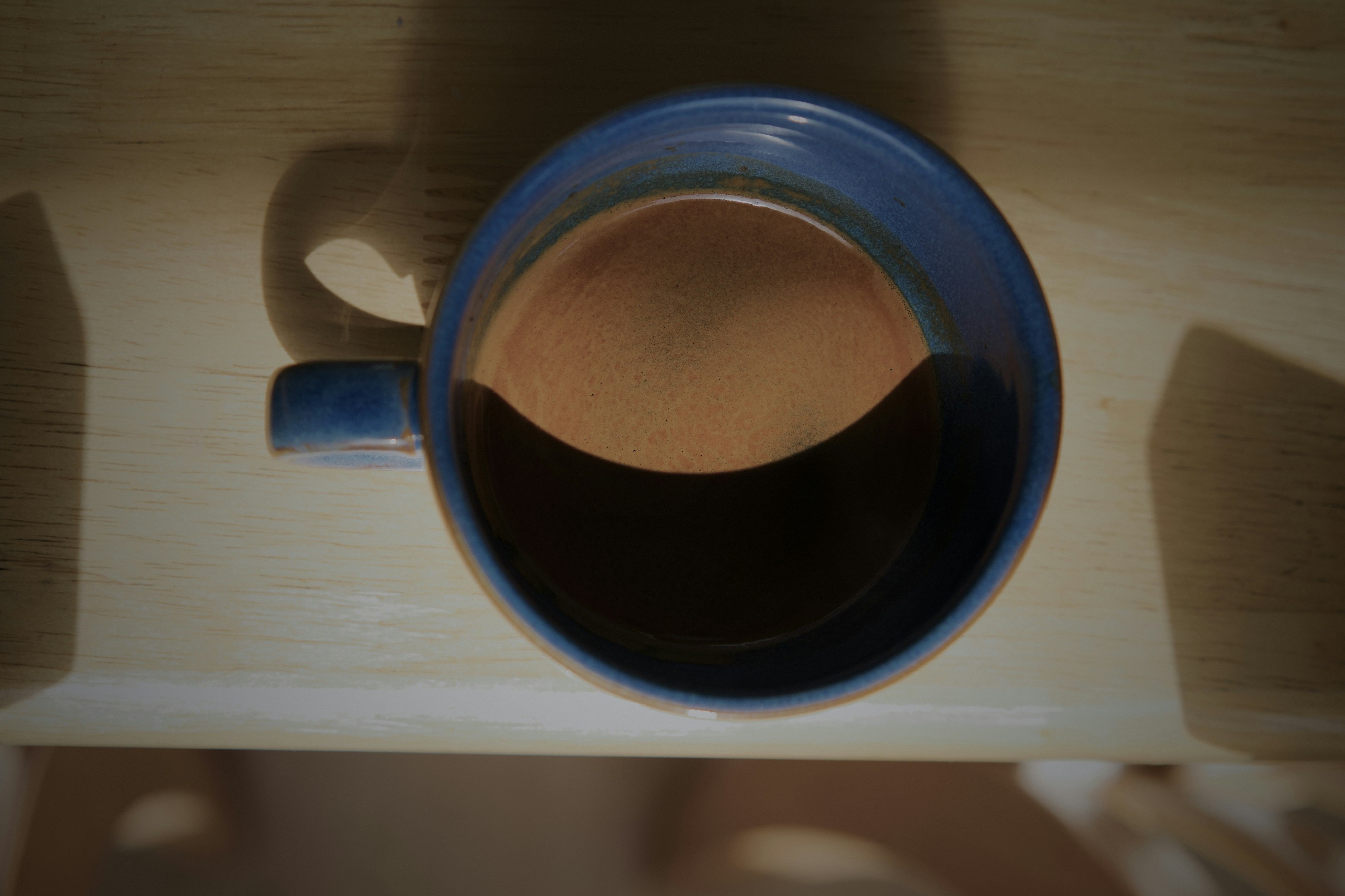 Overhead Cup: Quiet Robusto with Soft Shadows