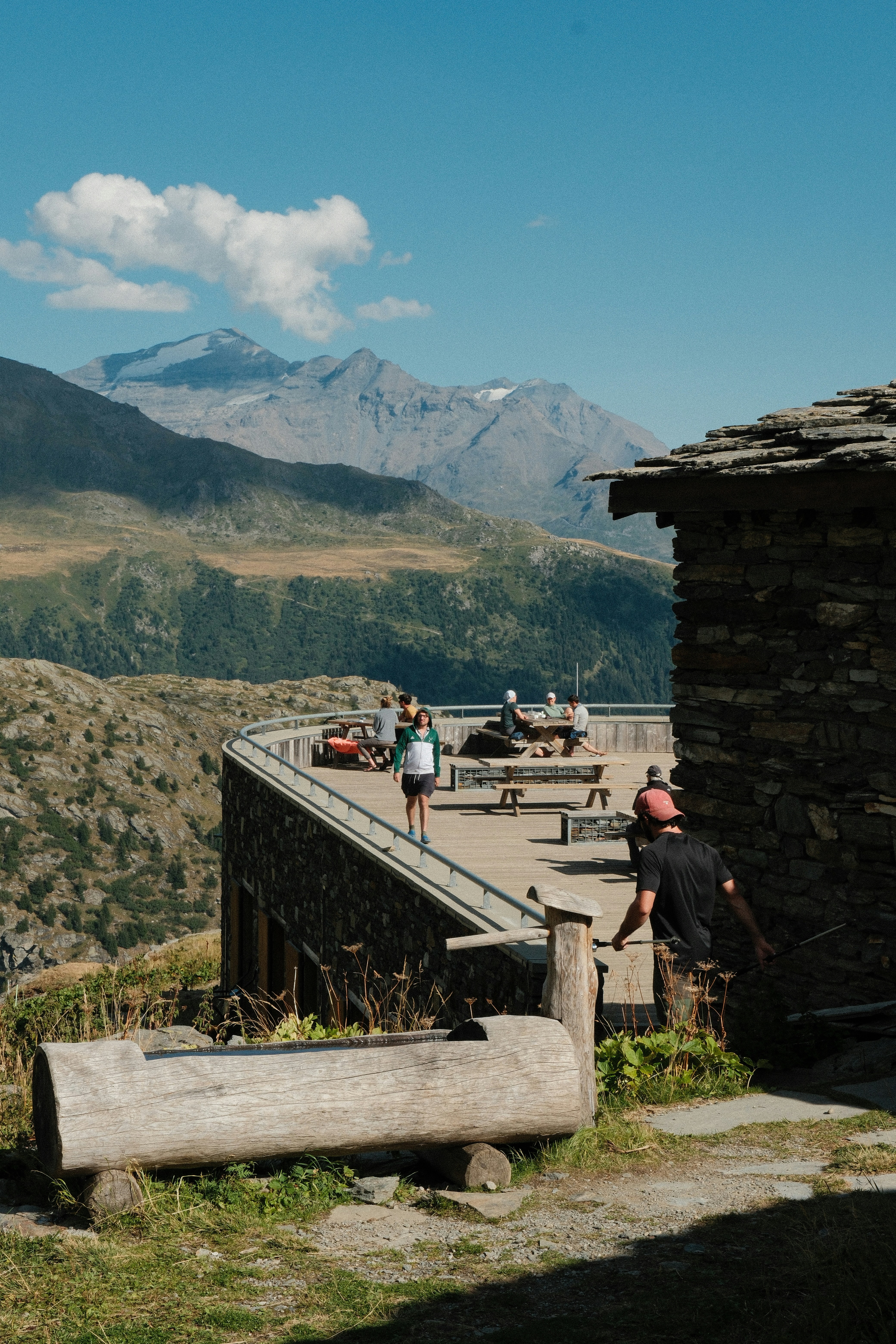 Overlook Terrace: Tourists at the Mountain Observatory