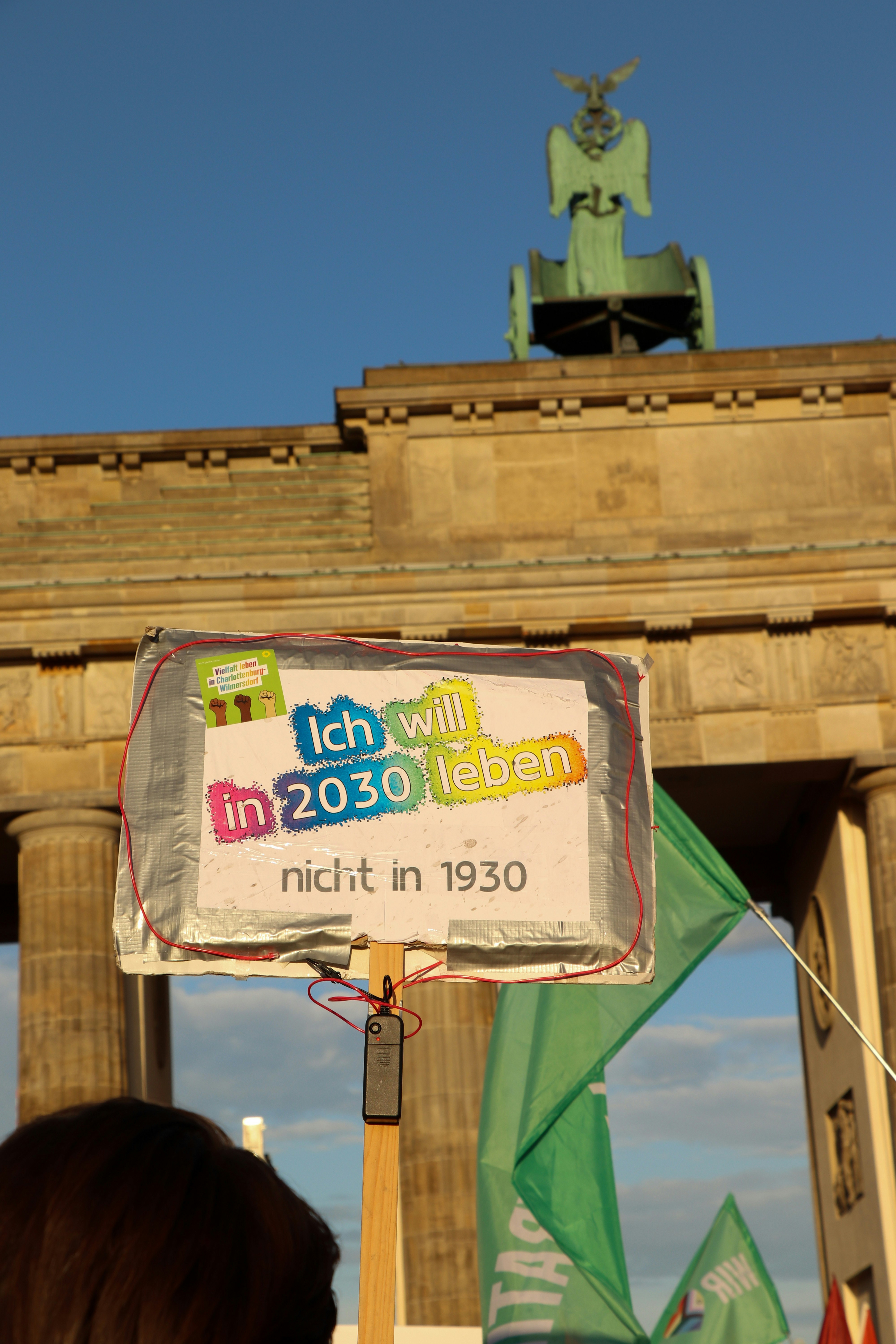 Sign of Tomorrow: A Message for 2030 at the Brandenburg Gate