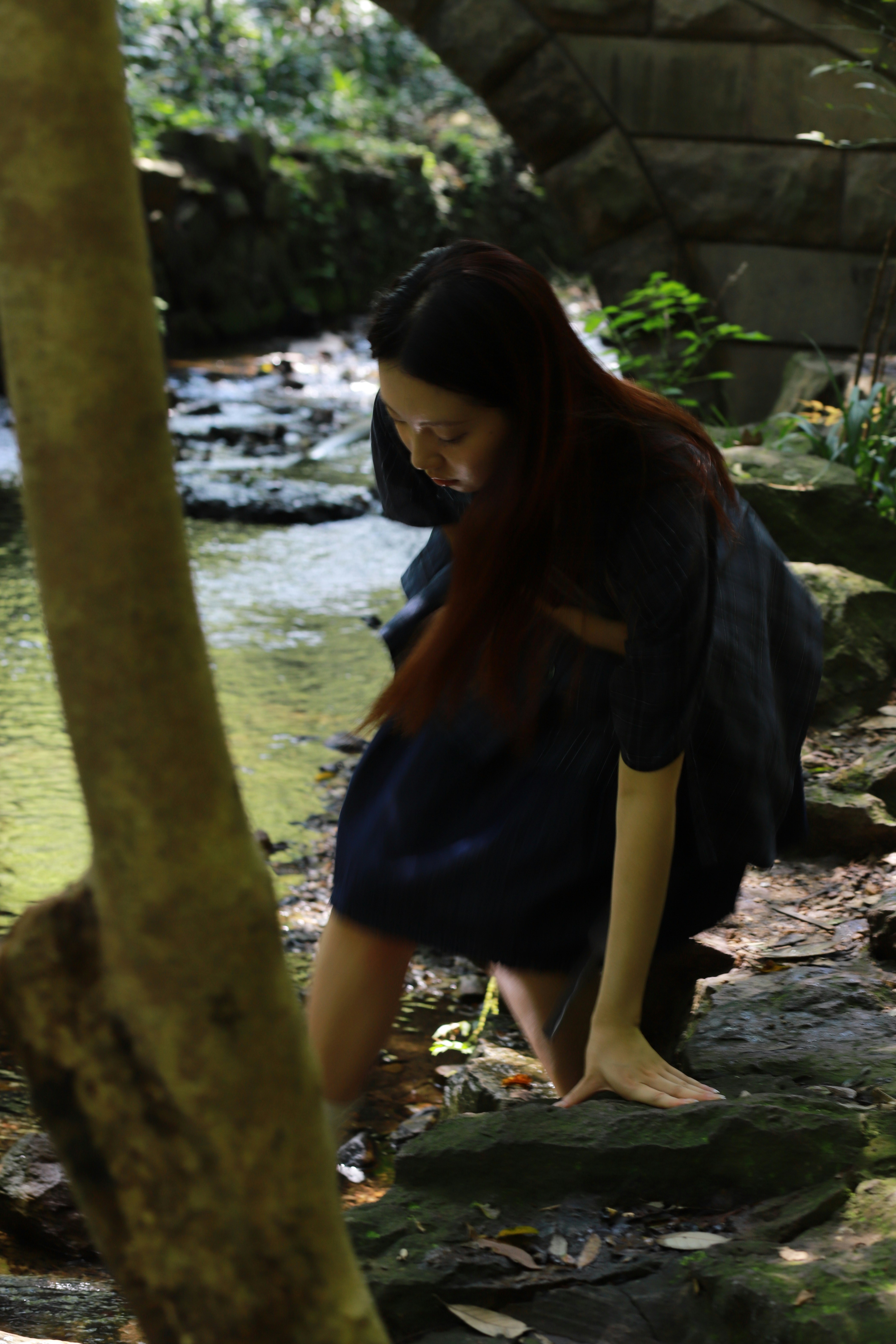 Emergent Stepping: A Quiet Descent by the Stream