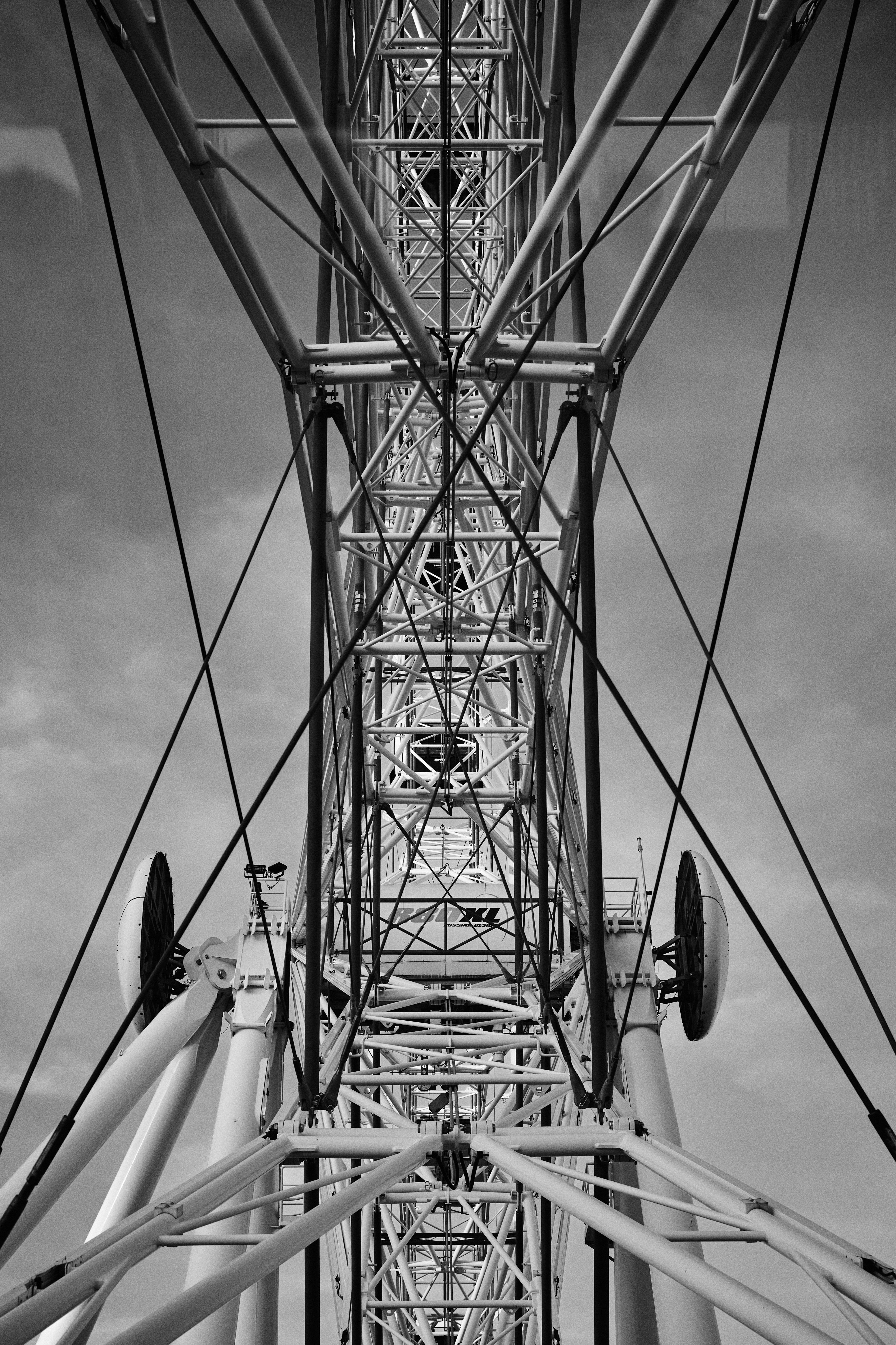 Steel Conductor: Vertical Lattice of Wires and Girders
