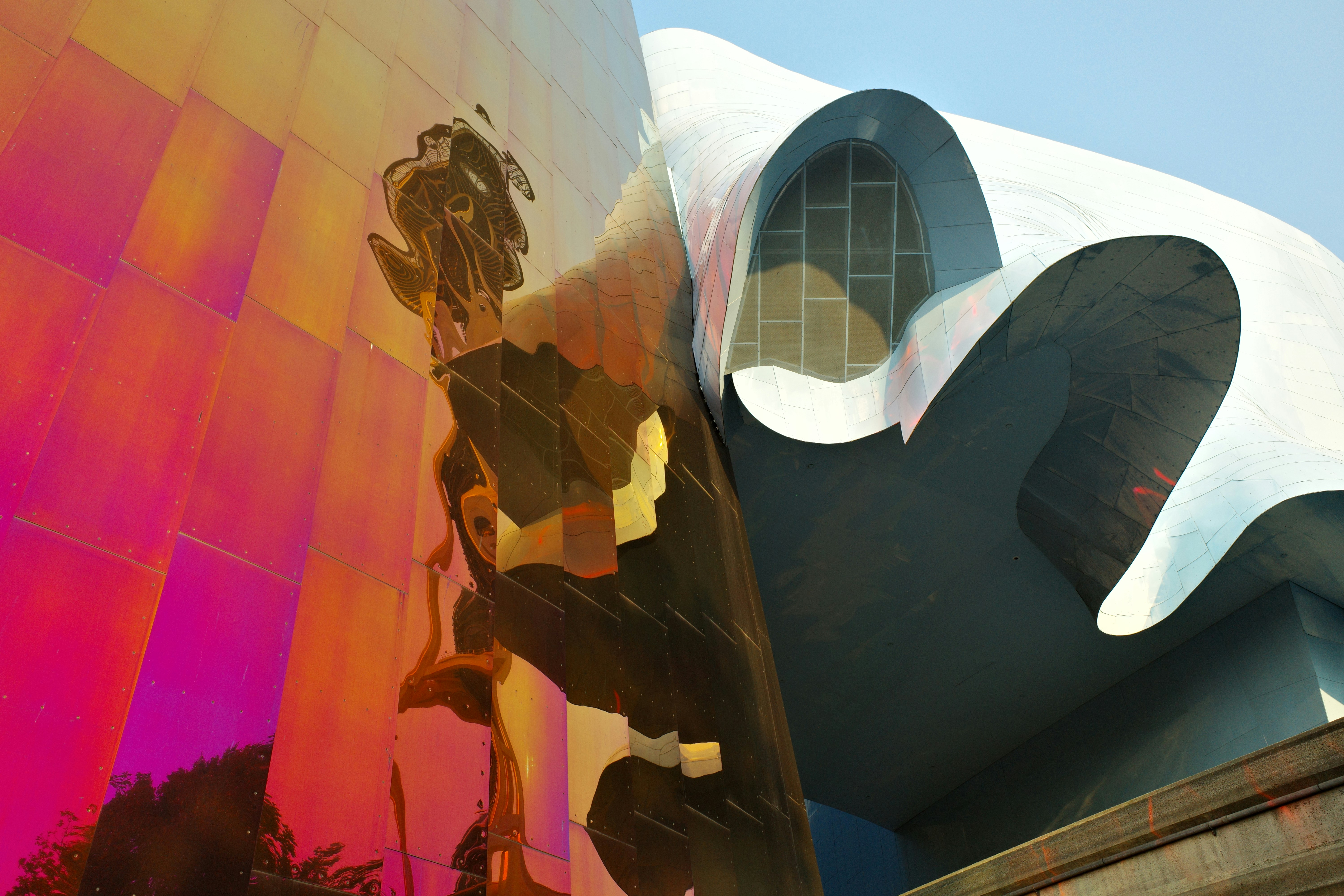 Chromatic Facade: Reflections and Curves on a Modern Arch