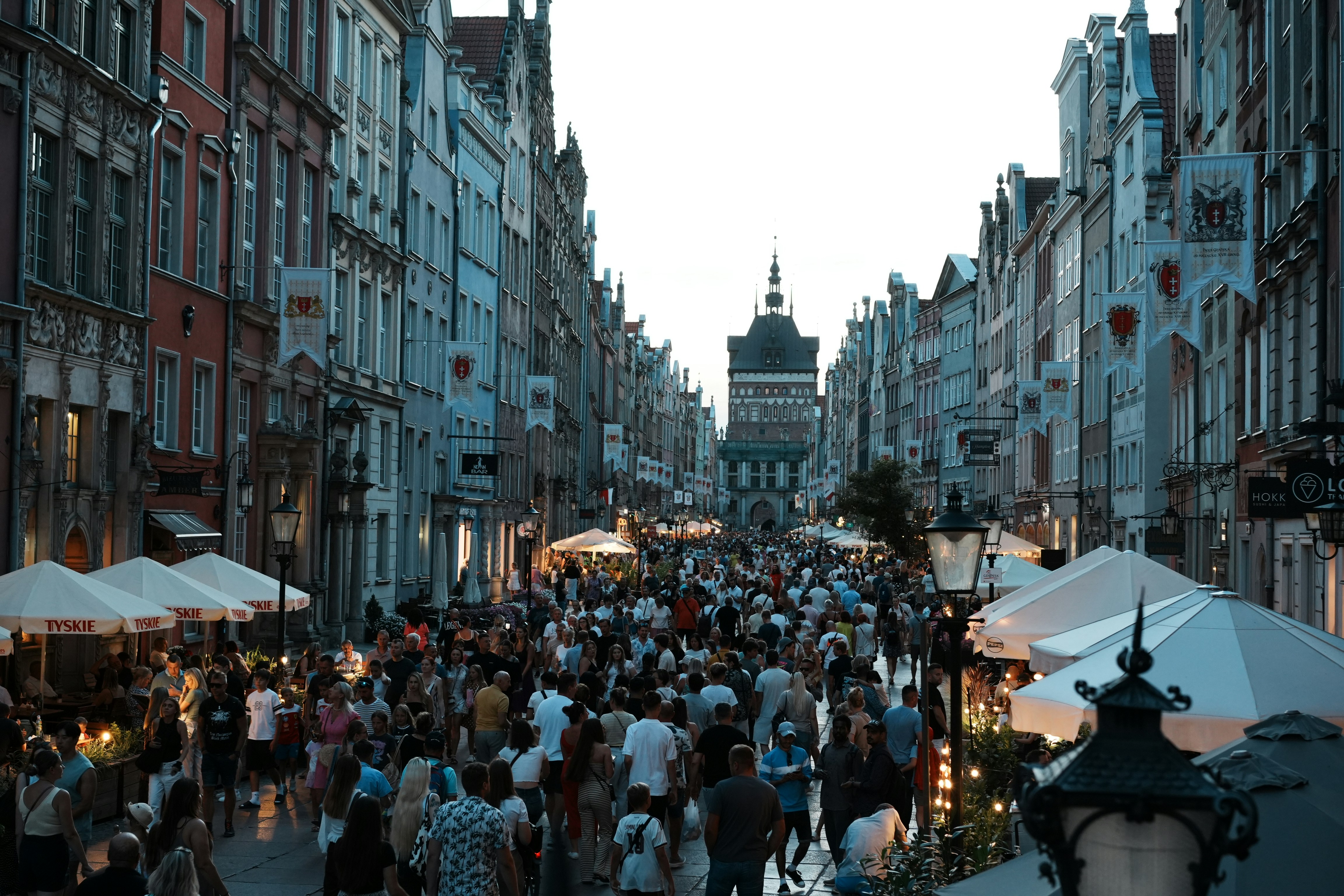 Crowded European Street: A Tapestry of Evening Activity