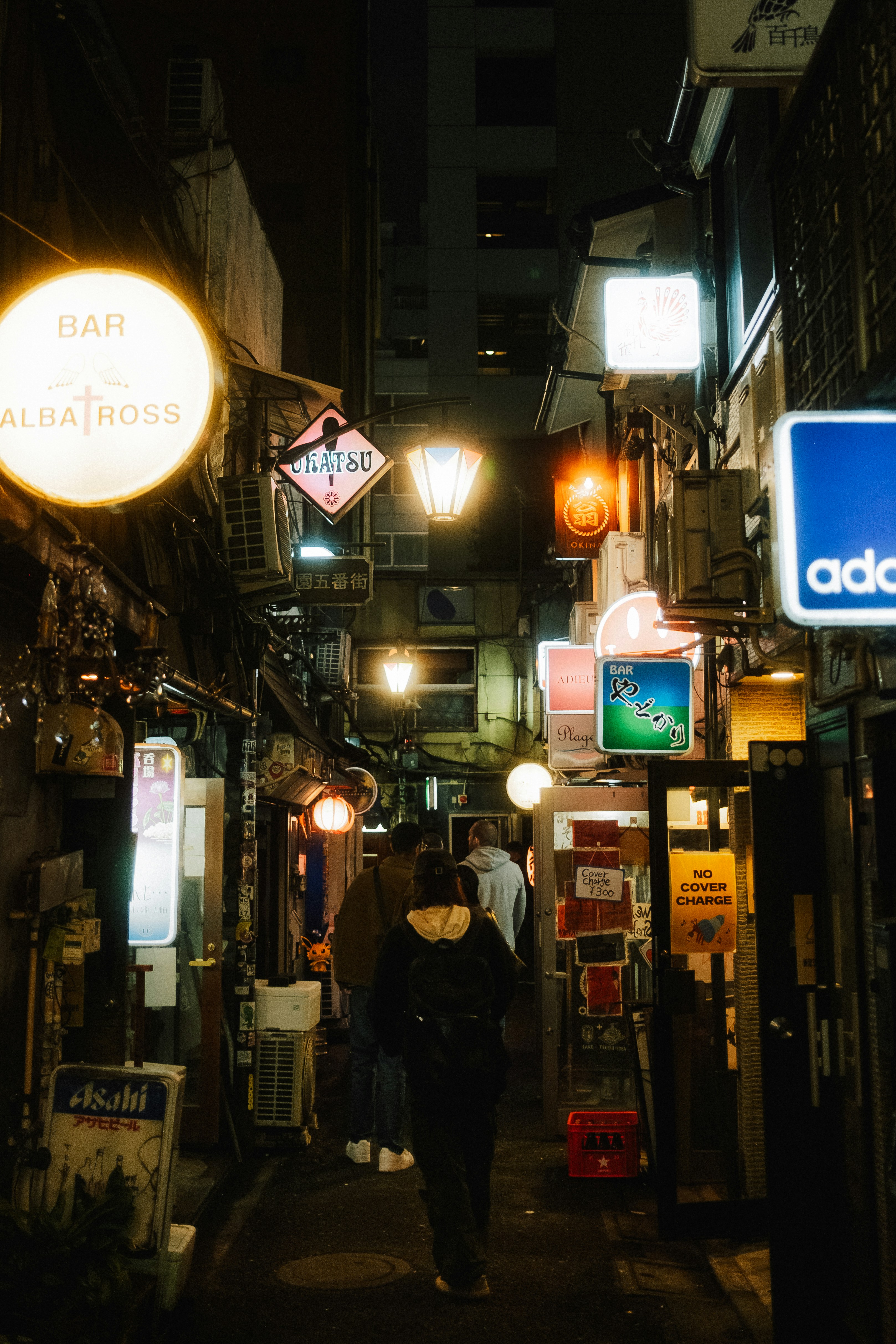 Neon Alleyway: Night Market Pulse