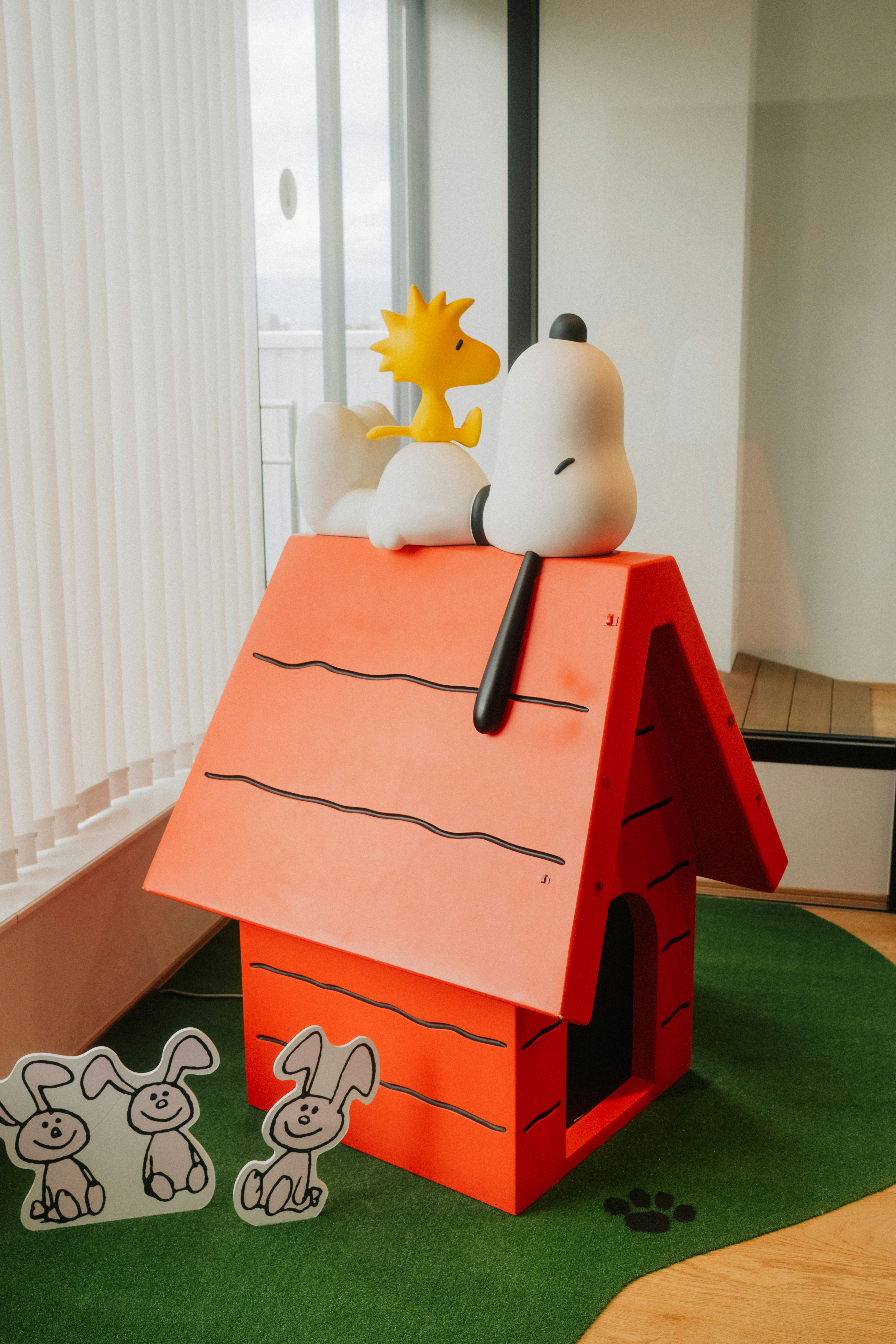 Snoopy on the Orange Doghouse: a playful still life corner