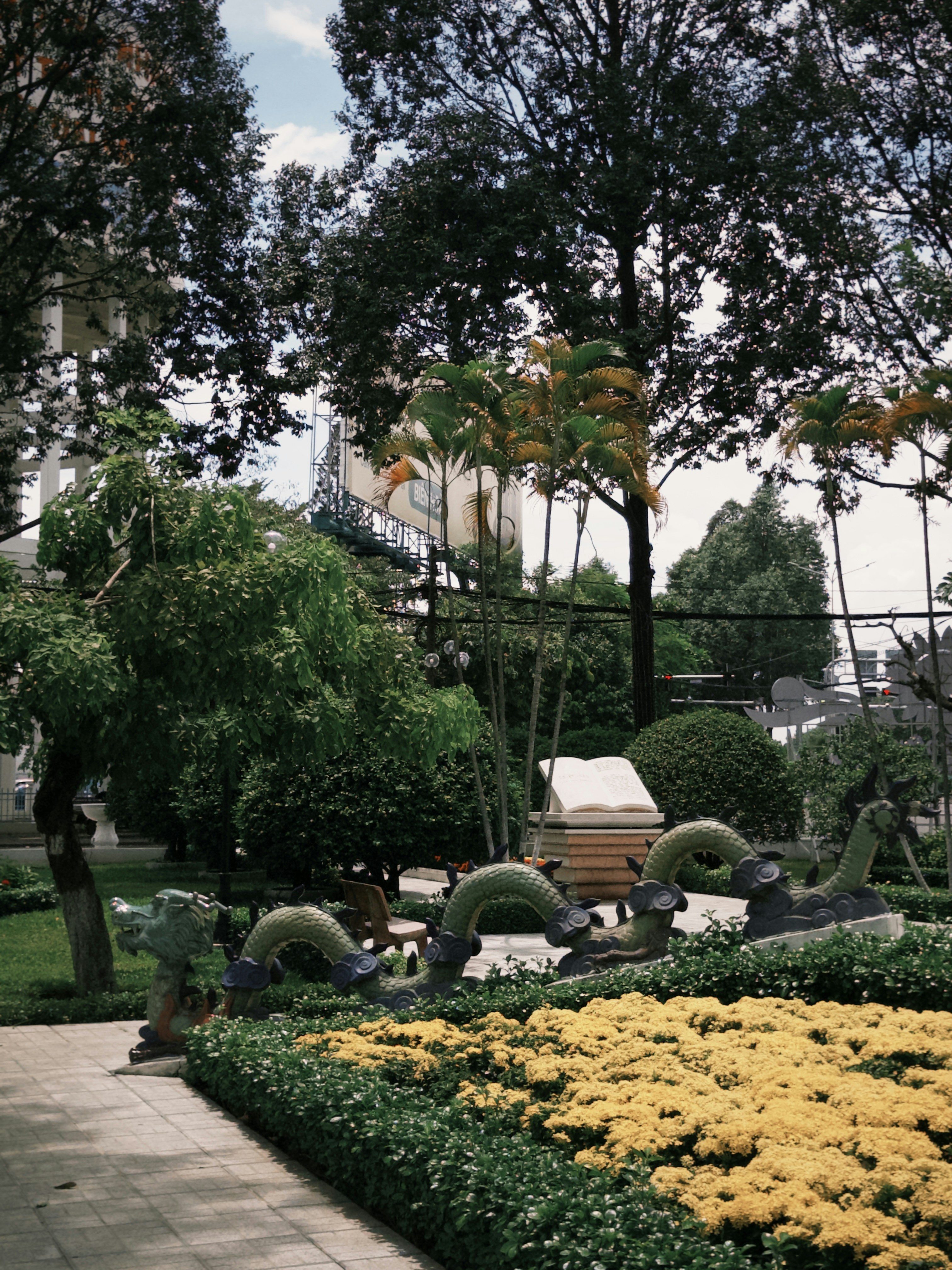 Floral Corridor with Serpentine Dragon Sculptures