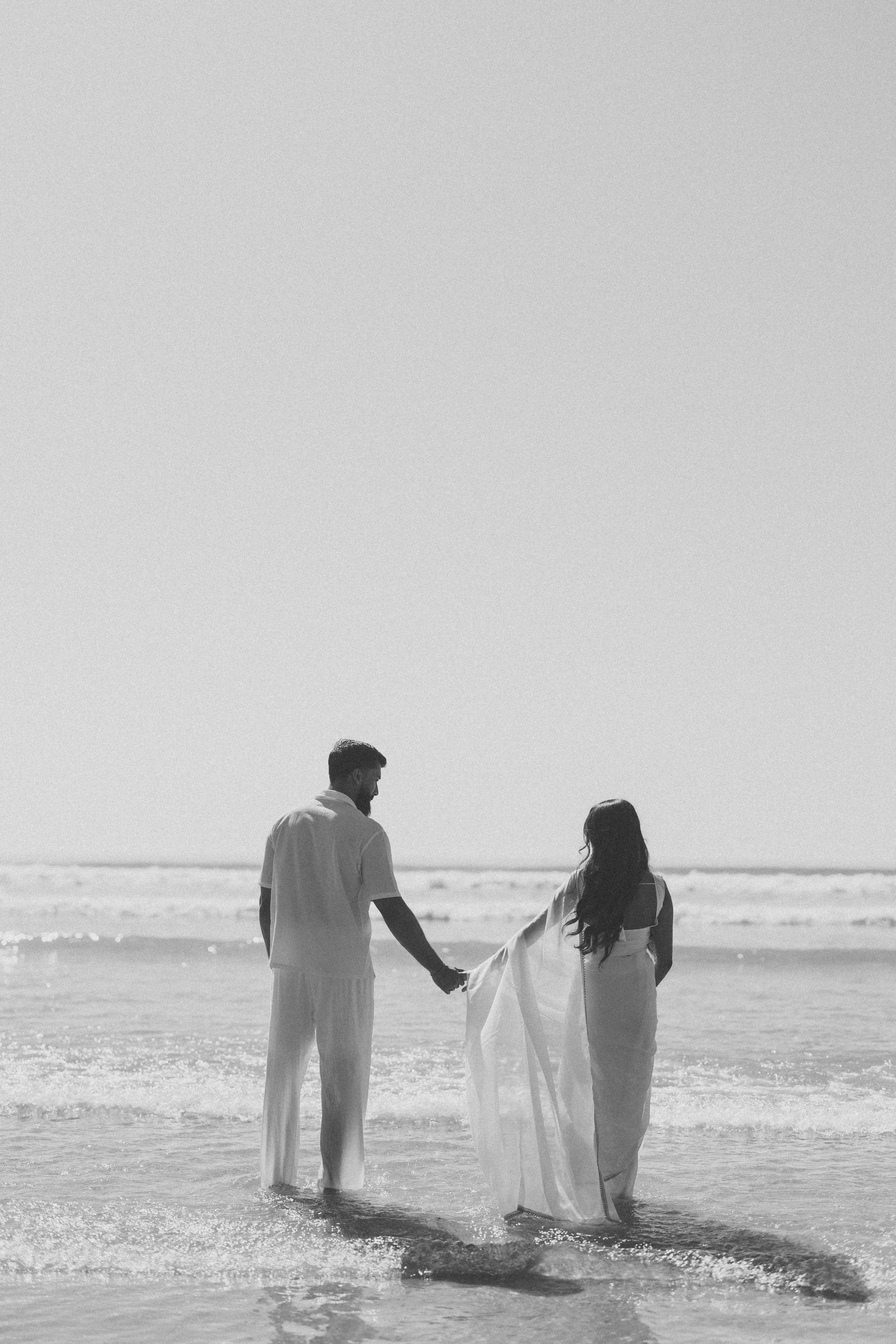 Hands in Harmony: A Quiet Harbor of Two on the Tidal Gradient