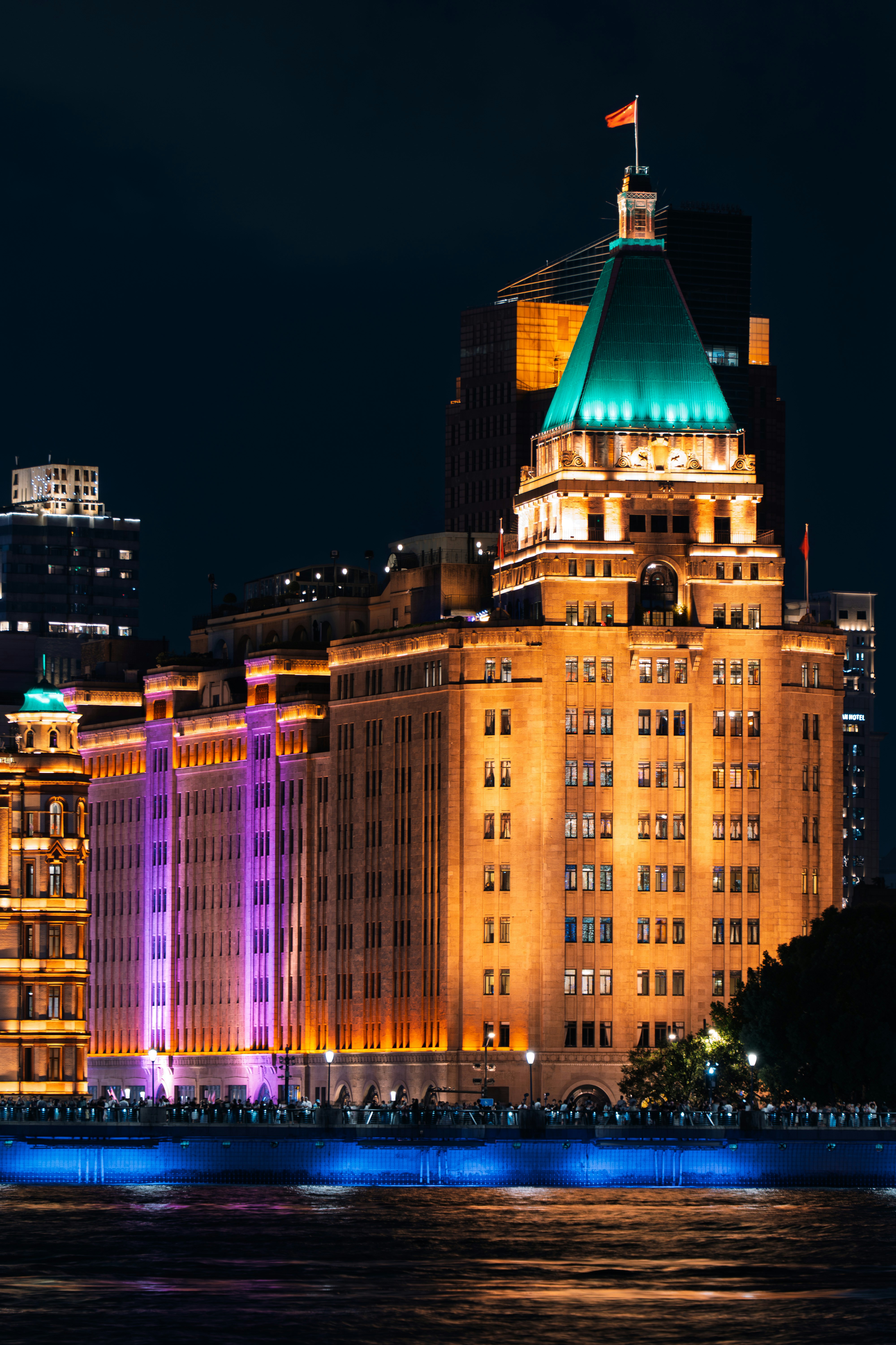 Neon Crown: A Tower Ledger on the Riverfront