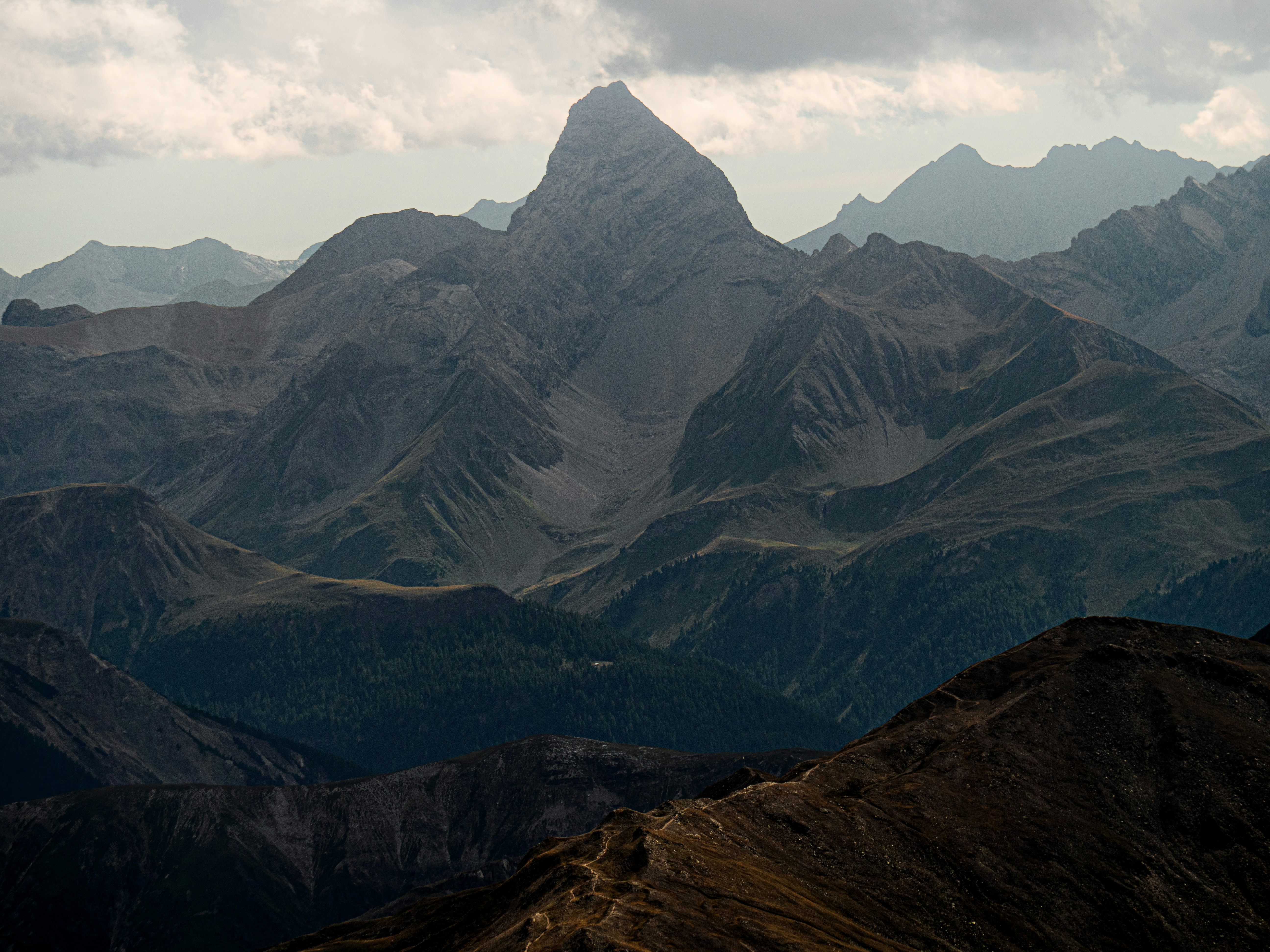 Peak Convergence: A Silent Chorus of Peaks Under Soft Clouds