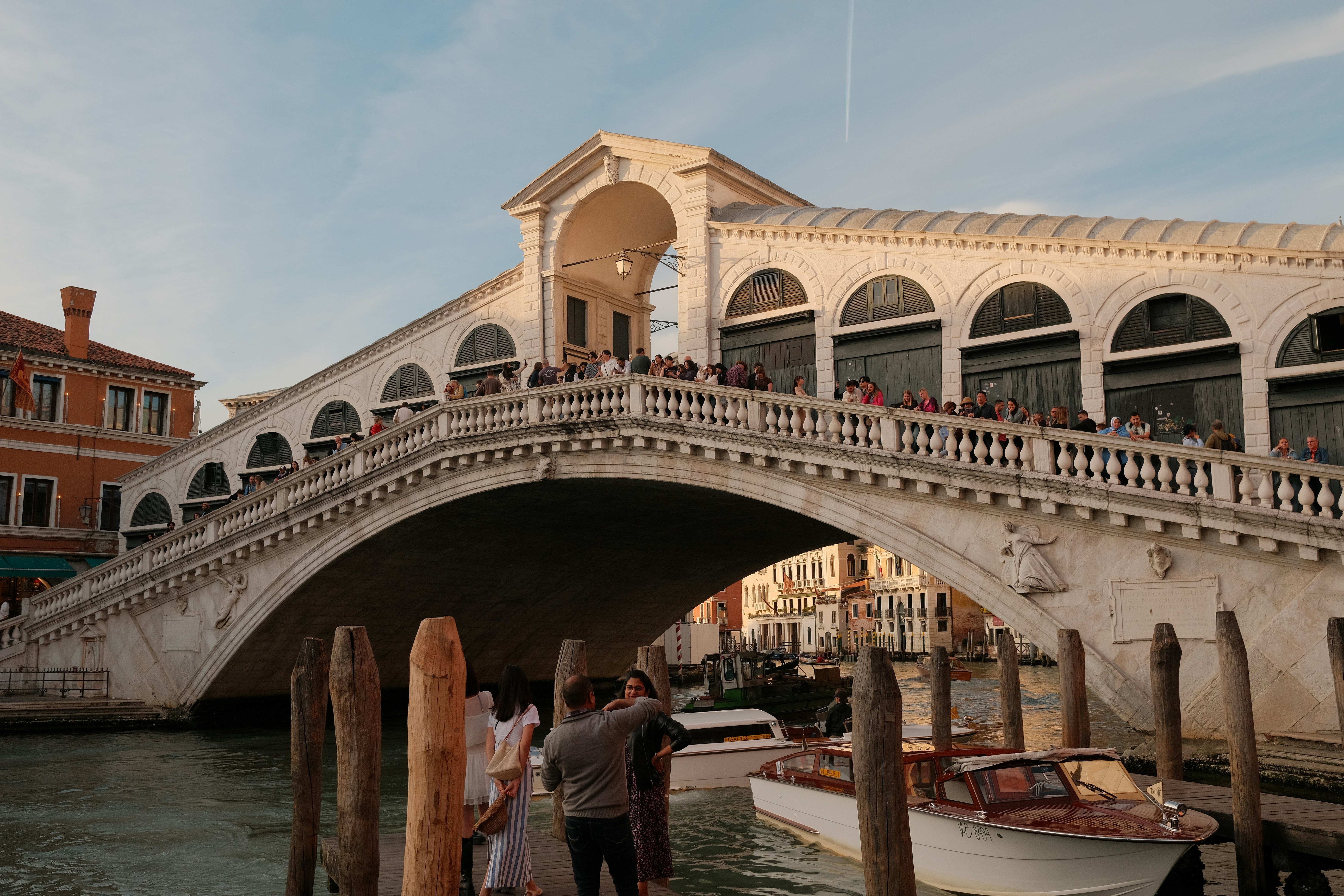 Rialto Arch and Canal Promenade: A Quiet Moment Under the Grand Canal Bridge