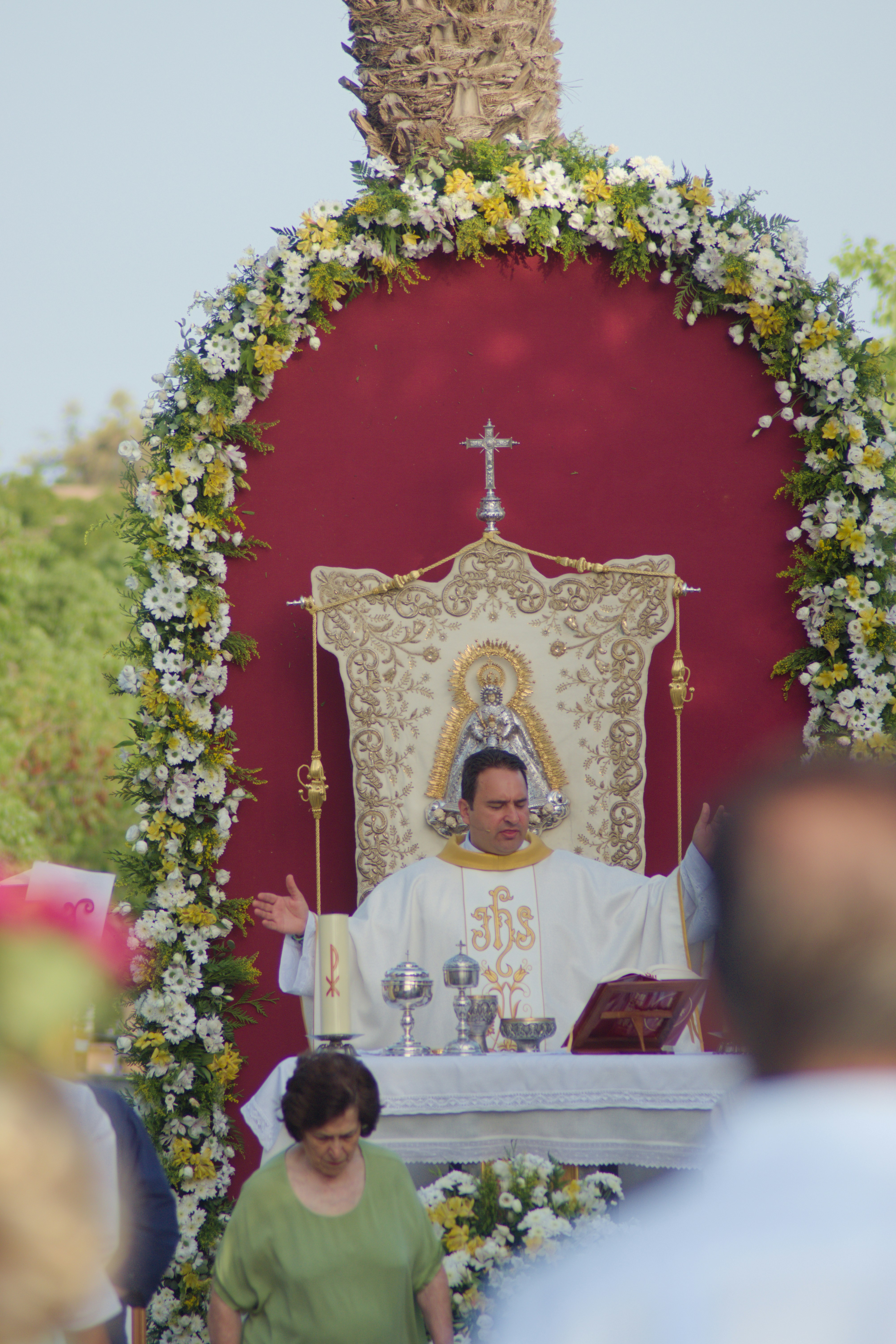 Blessed Choir: Ceremony Under the Floral Arch