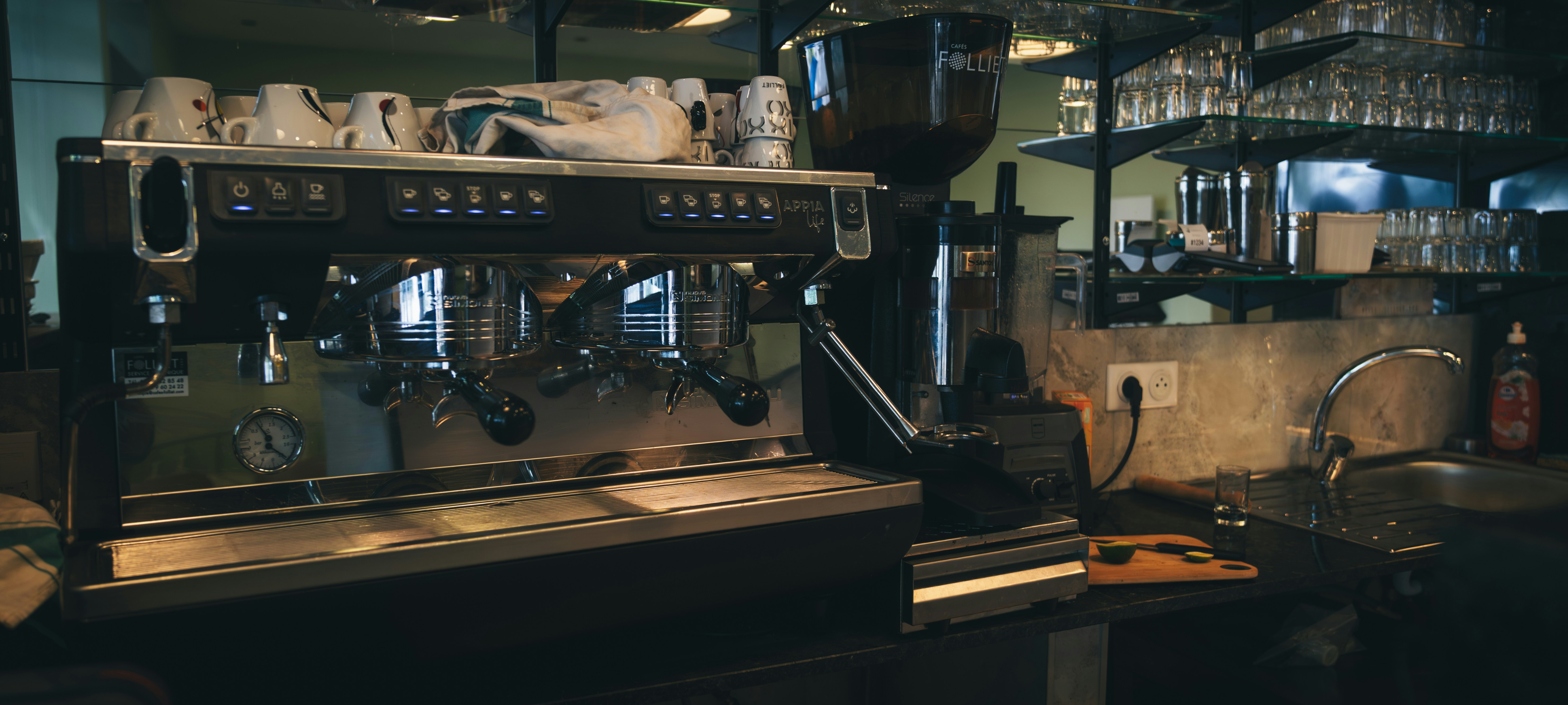 Steam and Steam: Barista Symphony at the Dual‑Group Espresso Bar