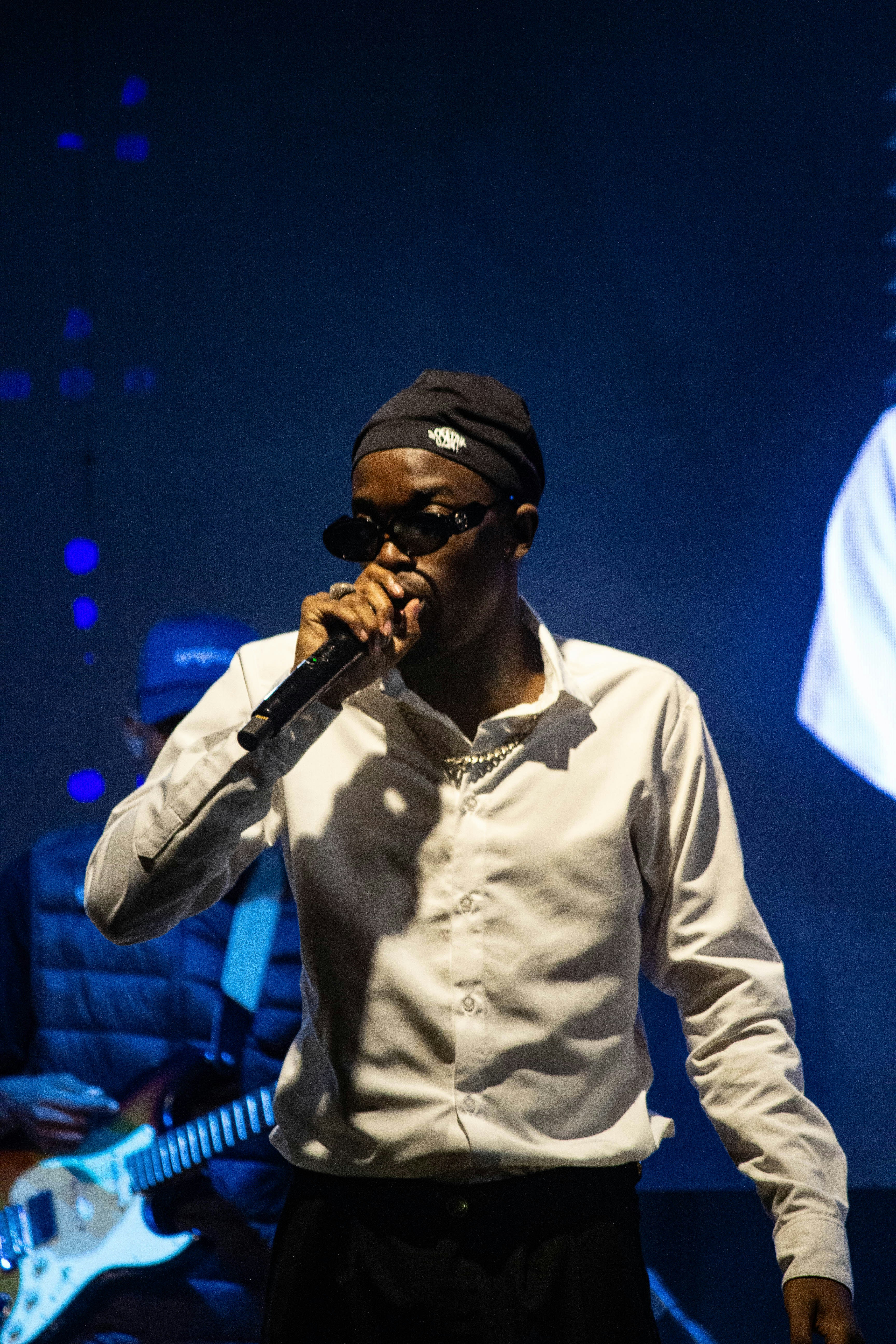 Midnight Mic: A Sharp Solo Under Stage Lights