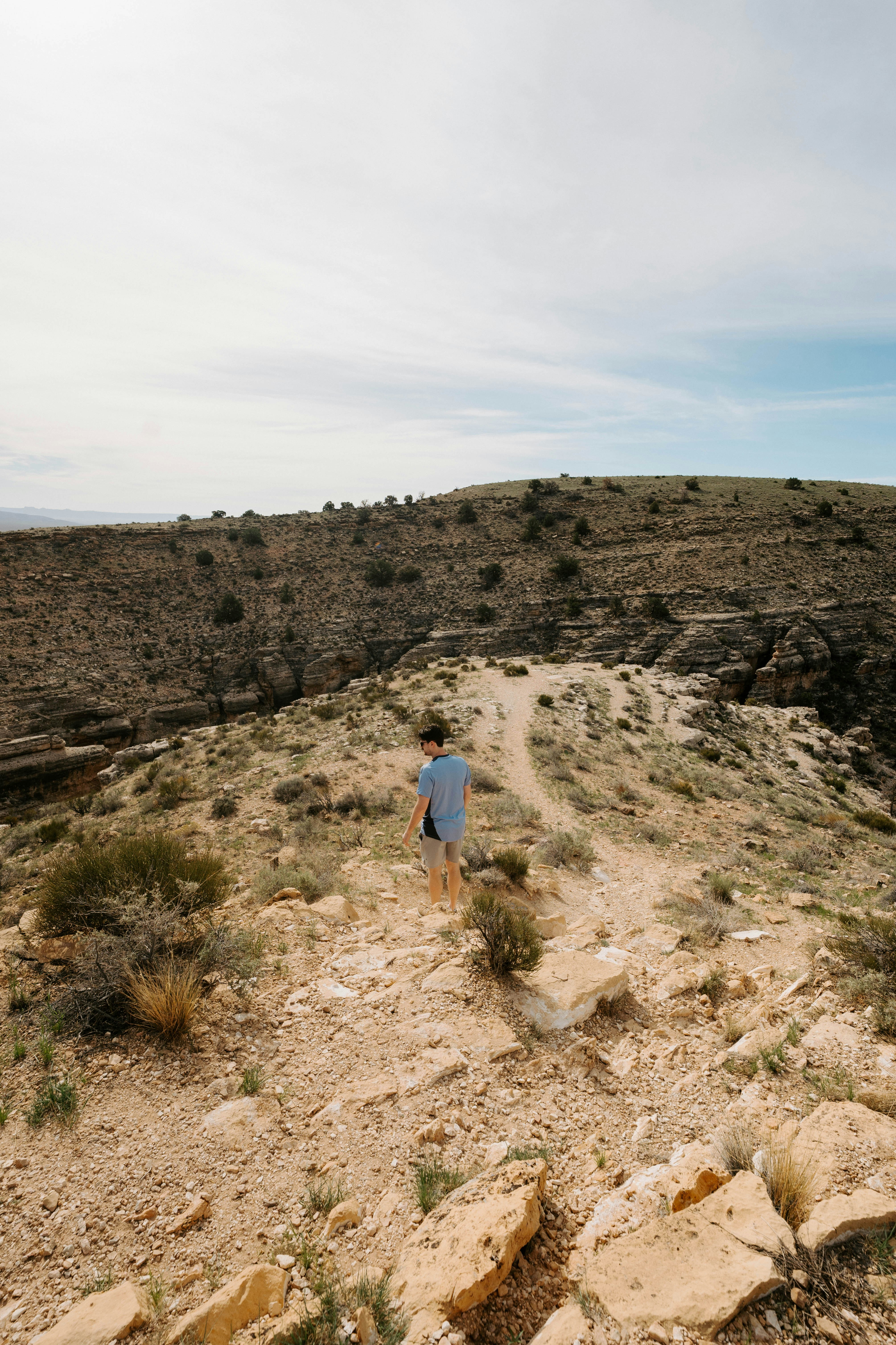 Pathway to the Cliff Edge: A Solo Hike Toward the Horizon