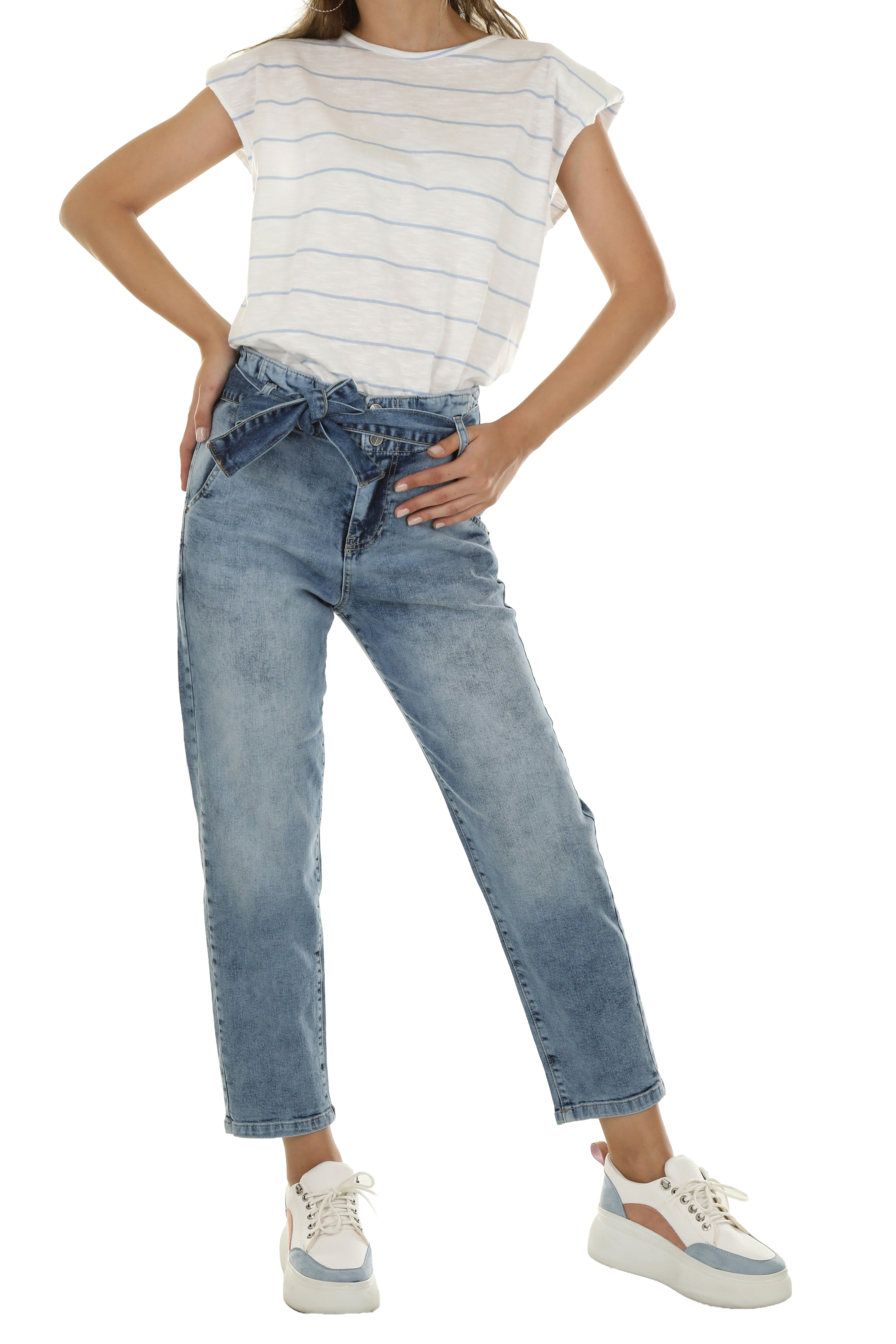 Casual Confidence: Striped Tee and Tied Jeans Pose