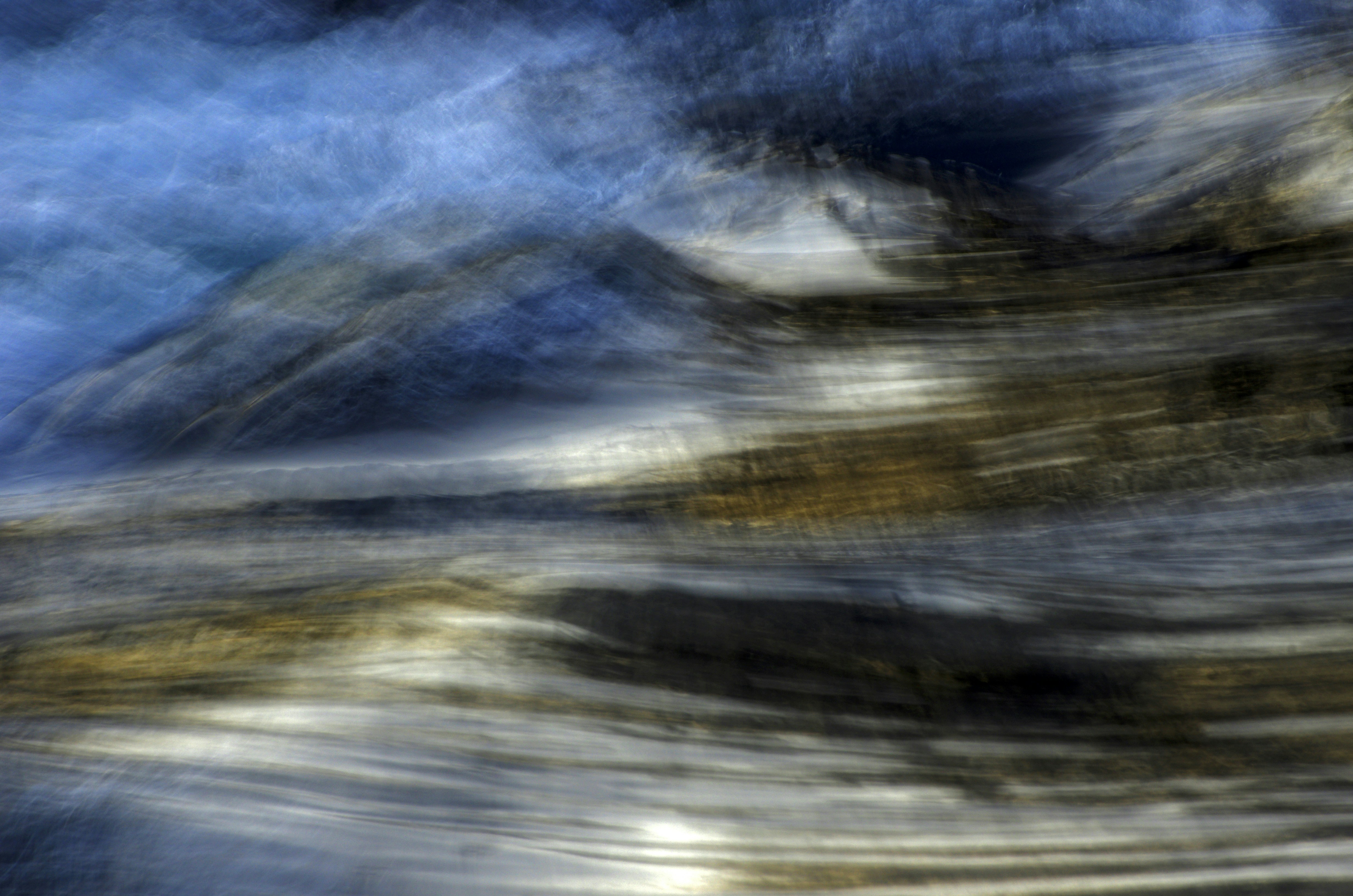 Blurring Currents: An Abstract Motion Through Rock and Wave