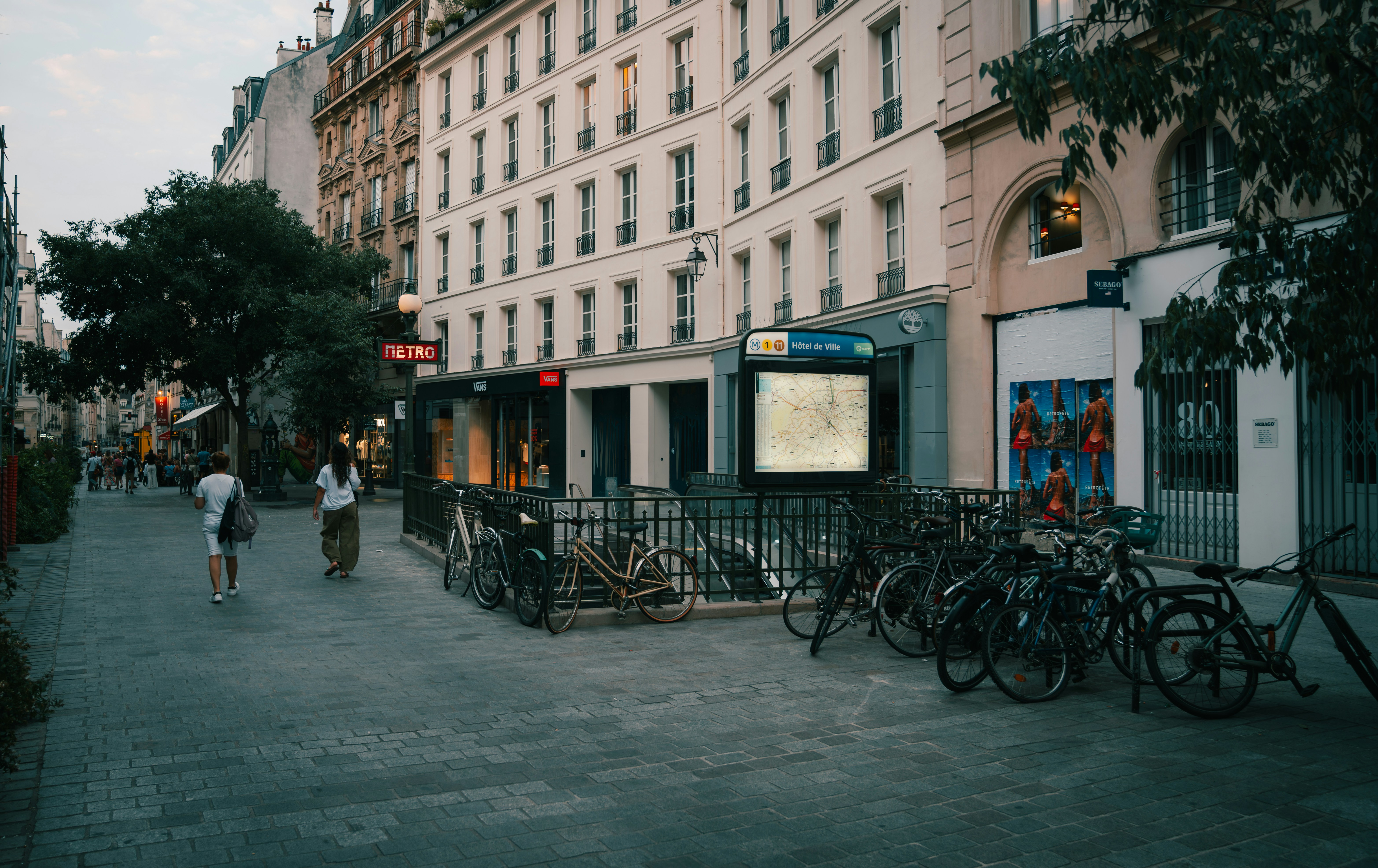 Evening Pedestrian Arc in a Parisian Boulevard