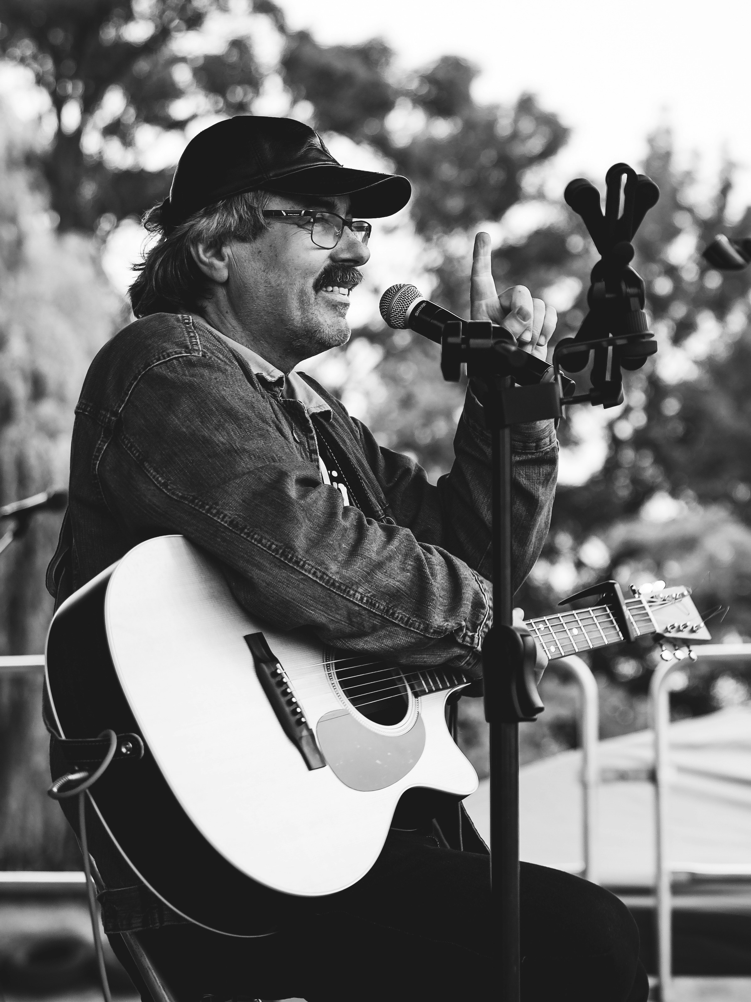 Idle Stories: A guitarist’s voiced moment at the mic