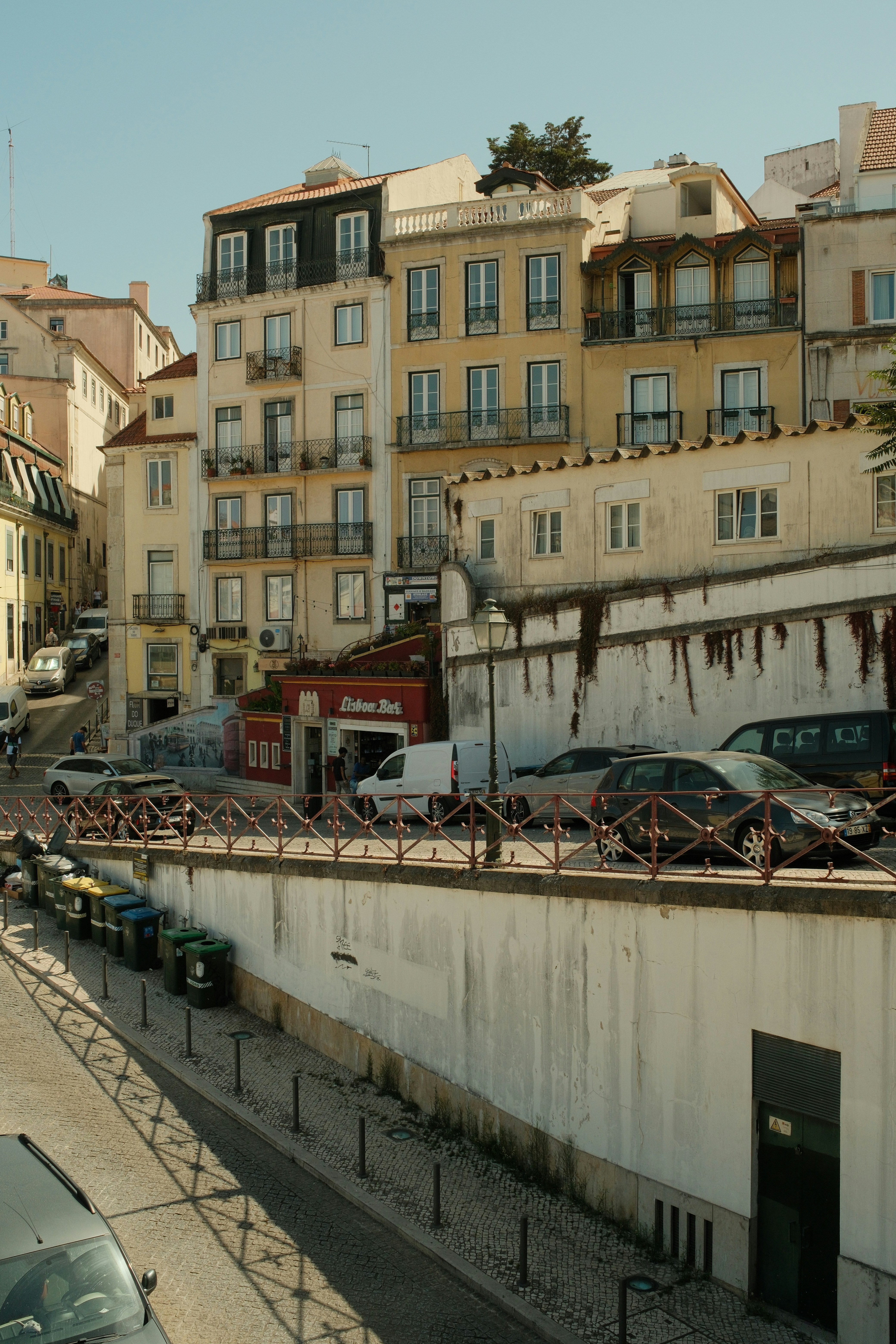 Sunlit Facades Above the Quiet Riverside