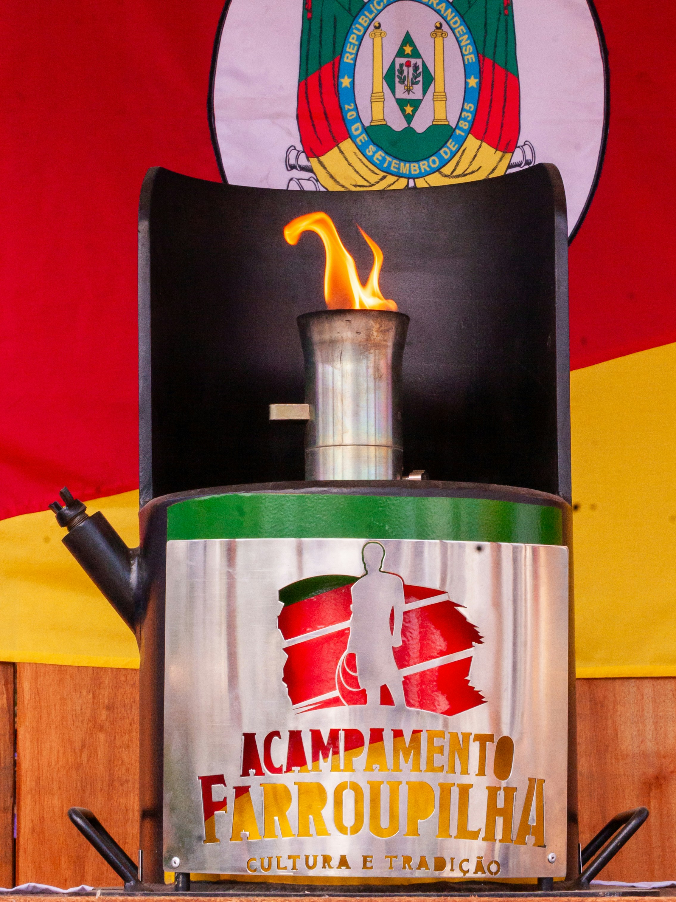 Torch of Tradition: Flame Above the Farroupilha Ember
