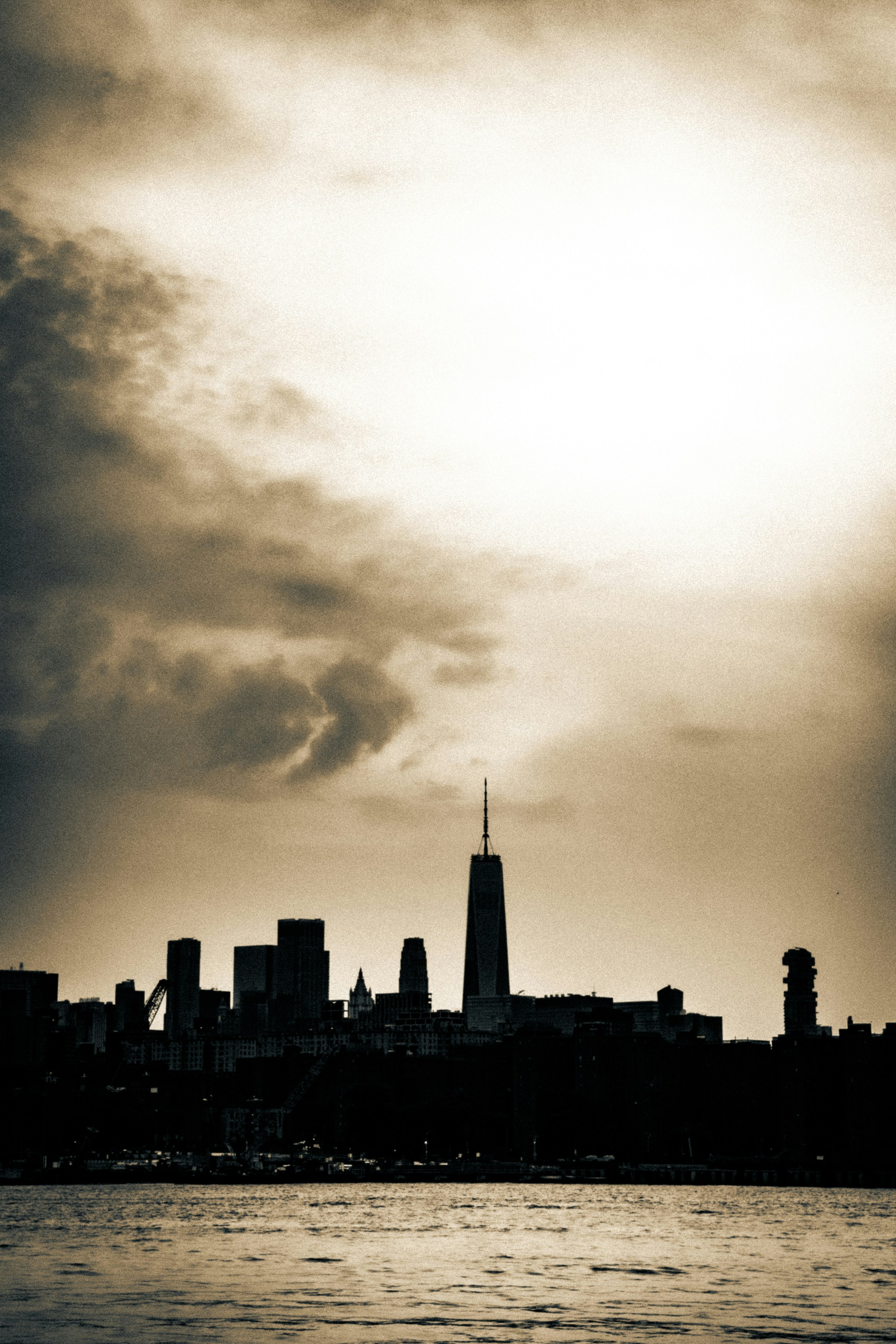 Dusk Over the Skyline: A Quiet Horizon