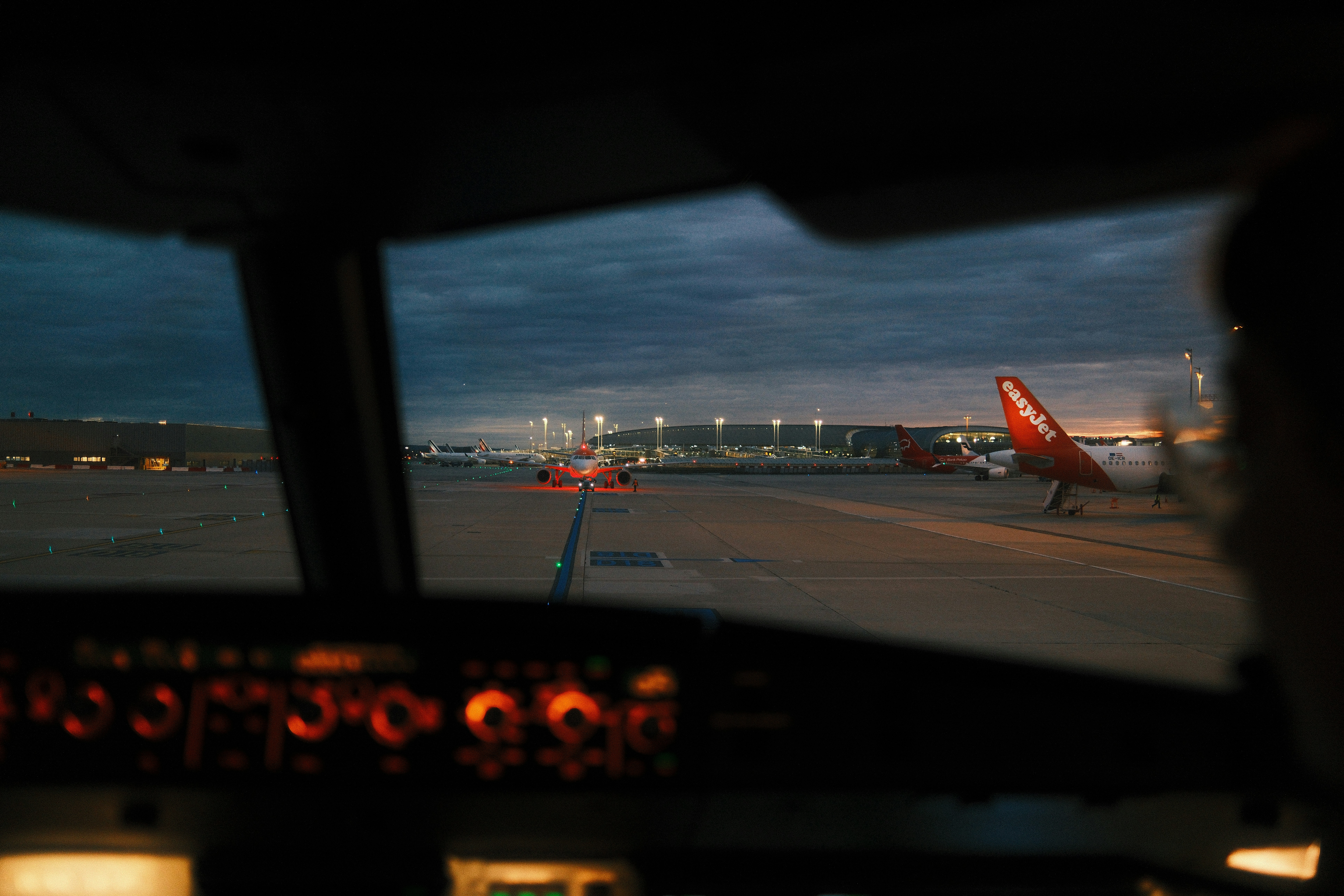  cockpit horizon: dawn operations on a quiet tarmac