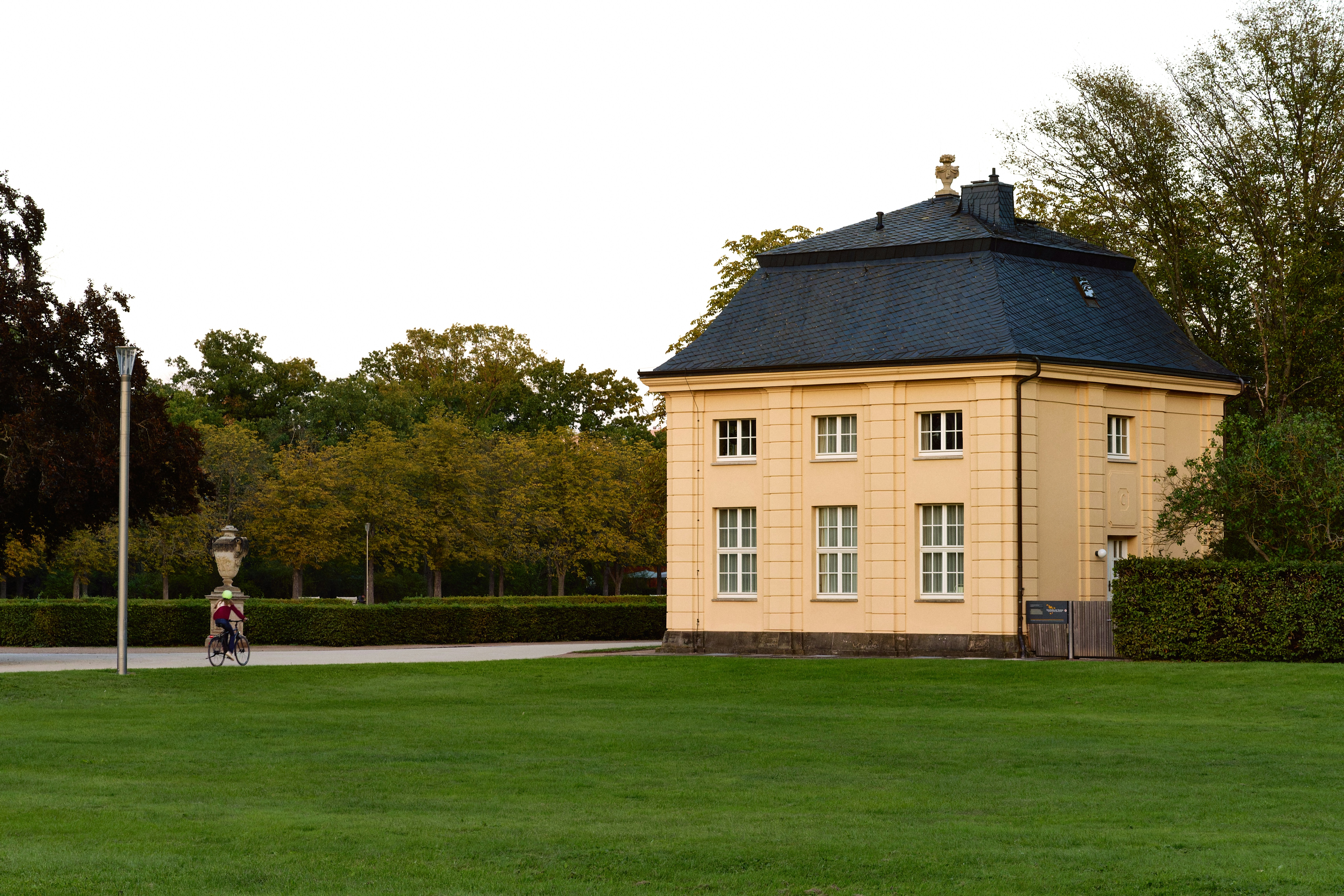Quiet Orchard House: A Yellow Villa Beside the Park
