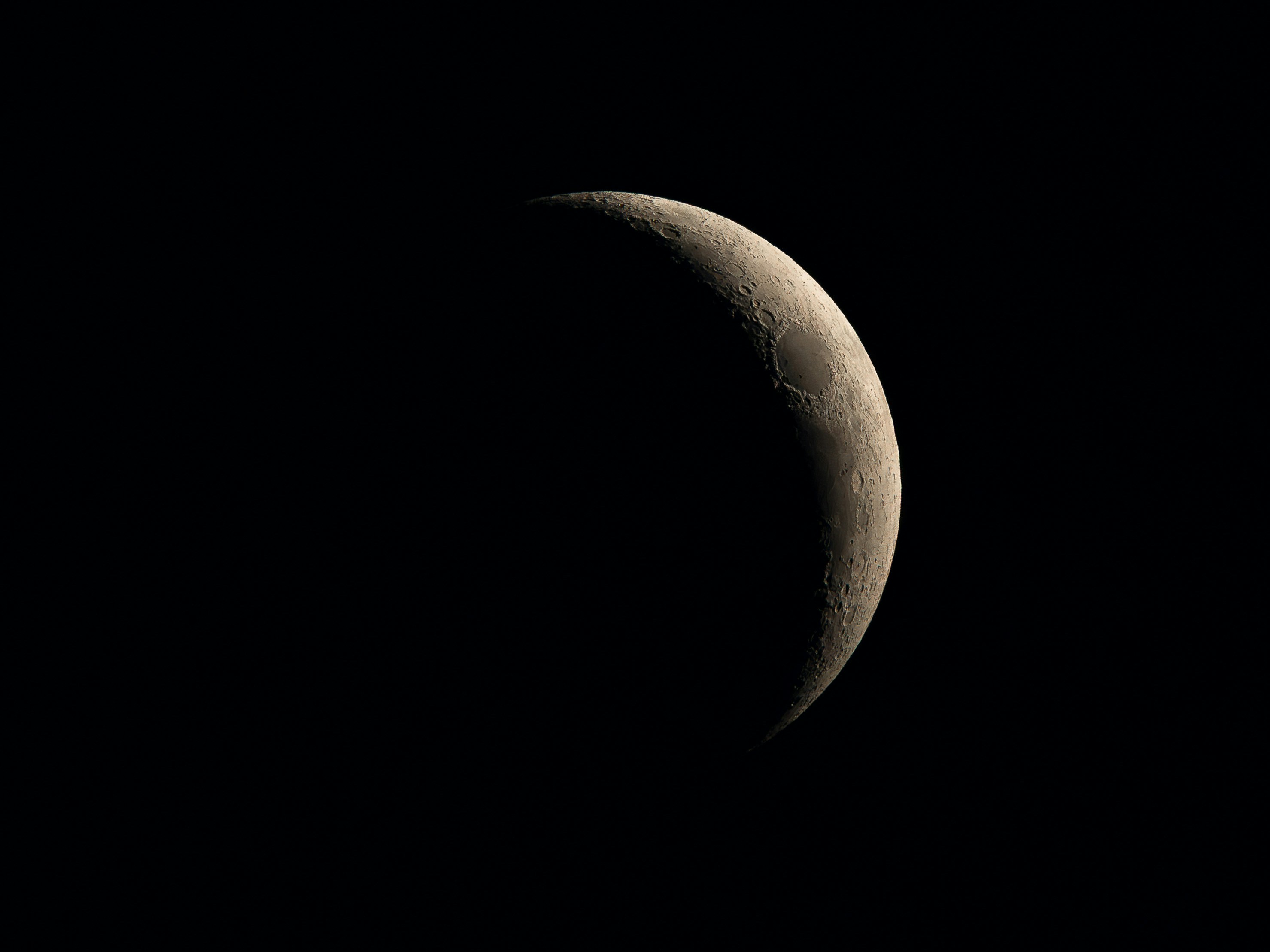 Crescent Moon in Silence: A Quiet Skyscape