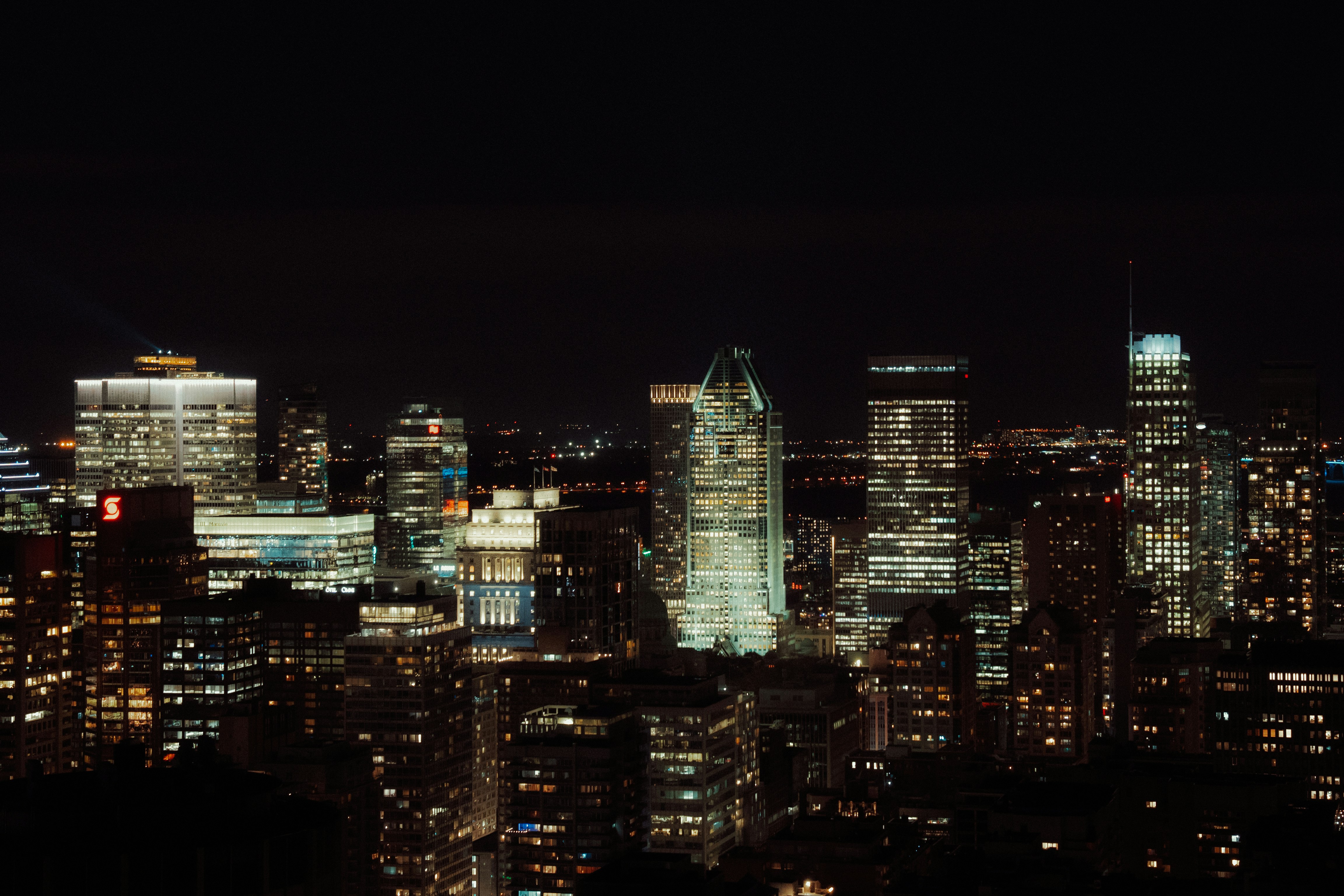 Midnight Metropolis: A Gentle Panorama of City Lights