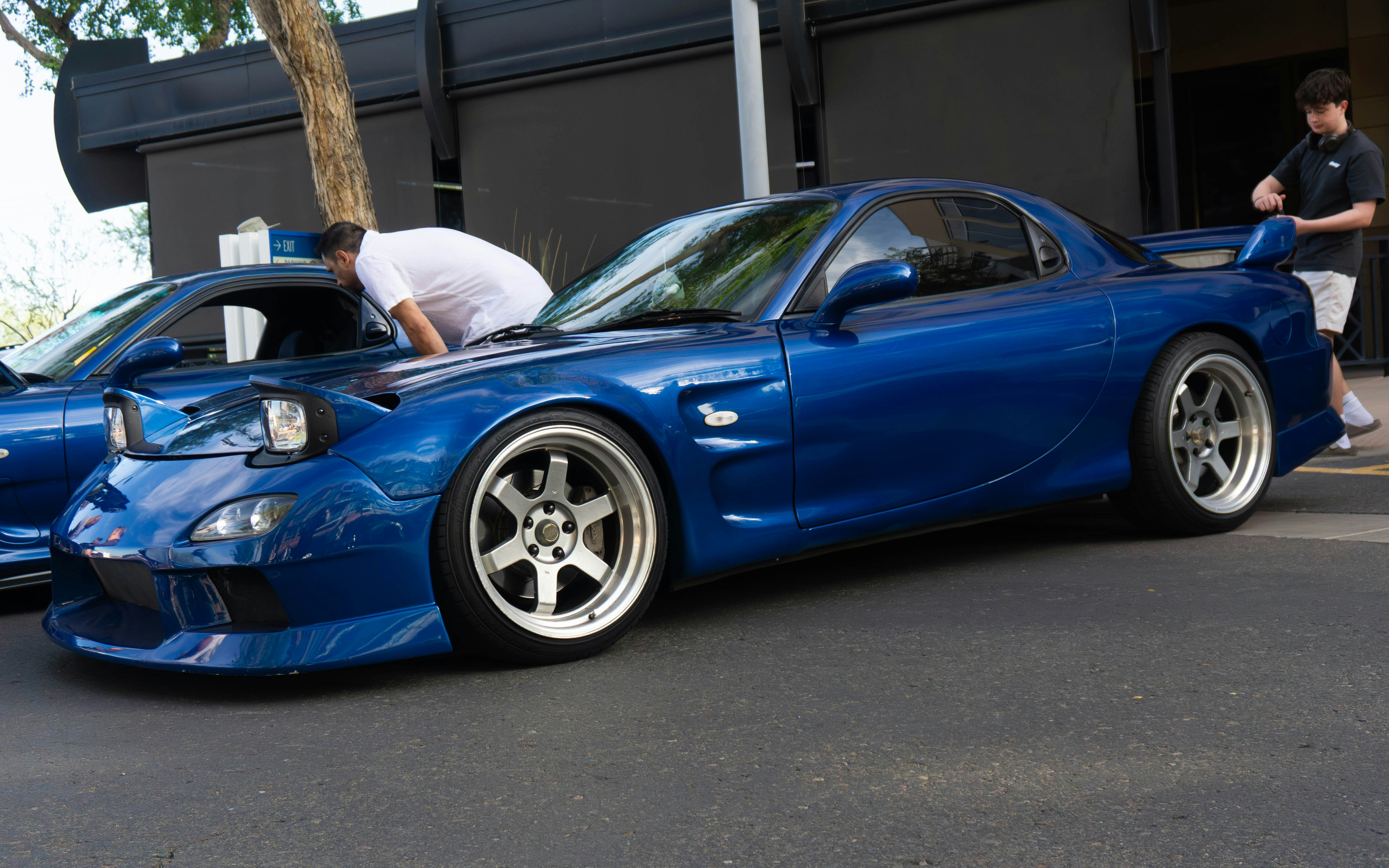 Blue Street-Gloss: A Showcar Rest at the Edge of the Lot