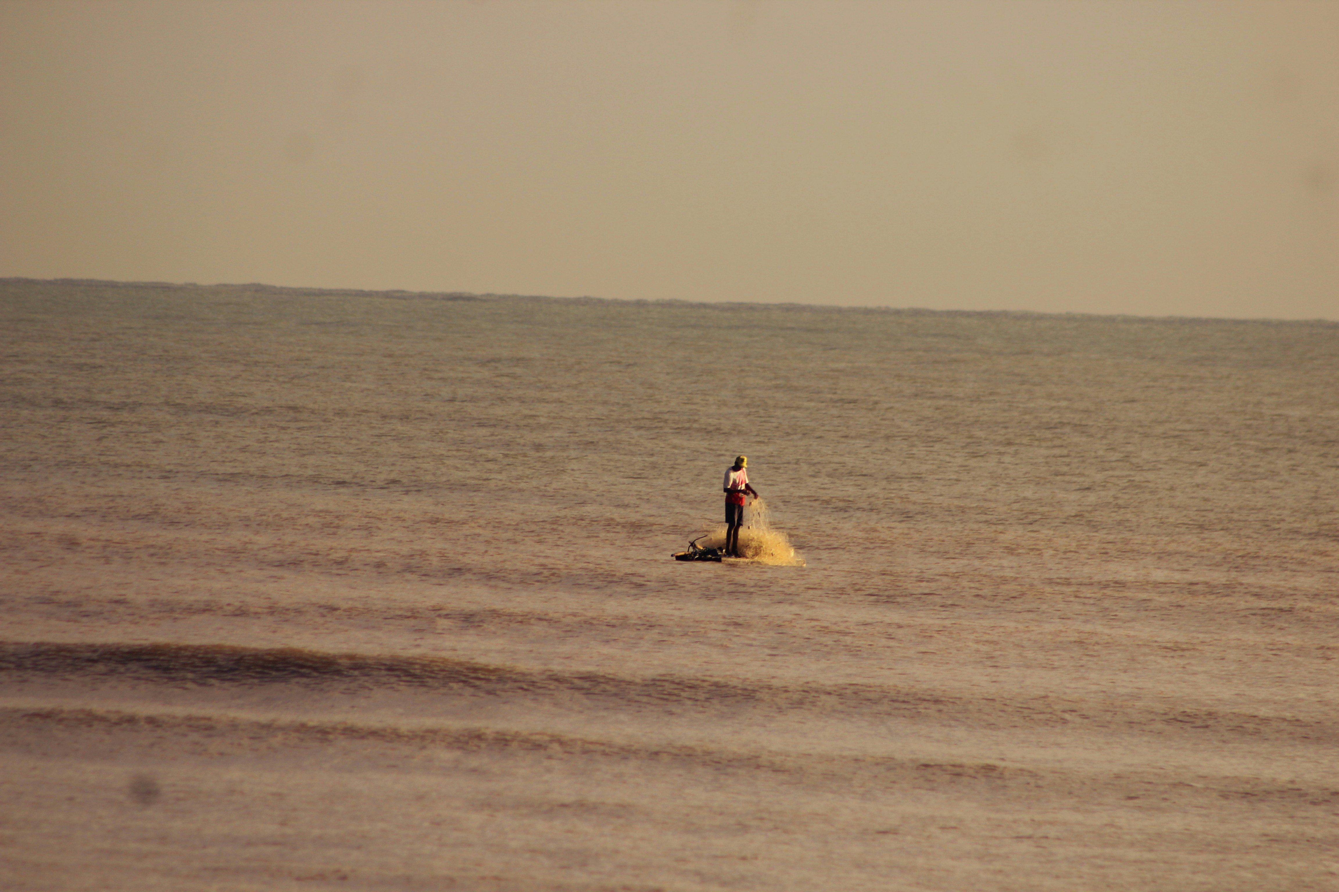 Jet-Surf on the Quiet Horizon