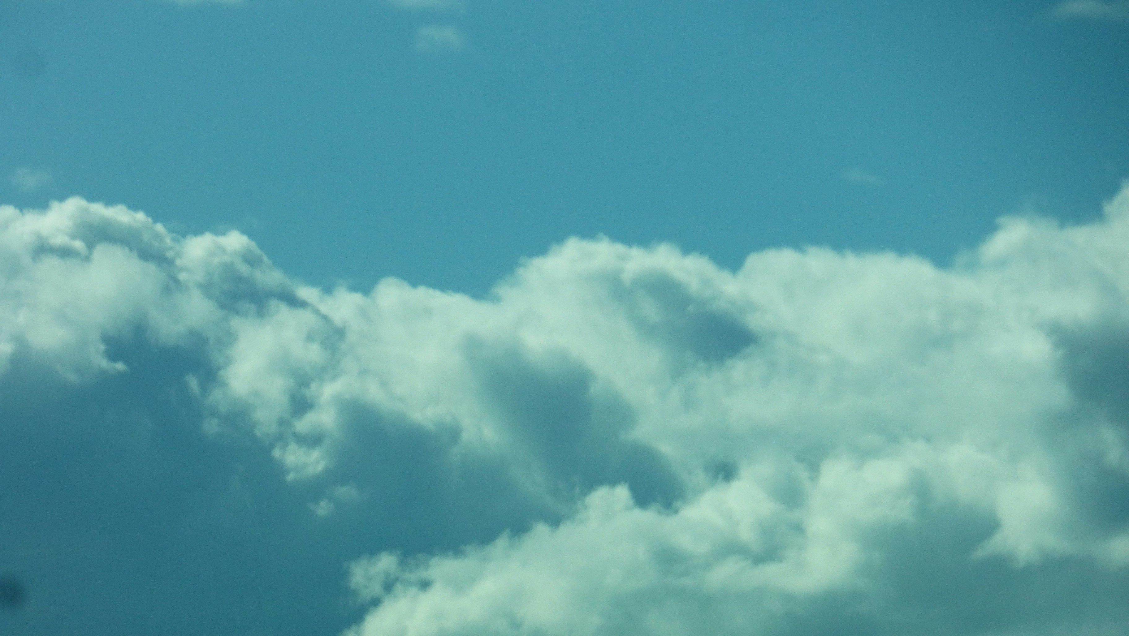 Cloudscape on a Clear Day: A Breath of Sky and Light