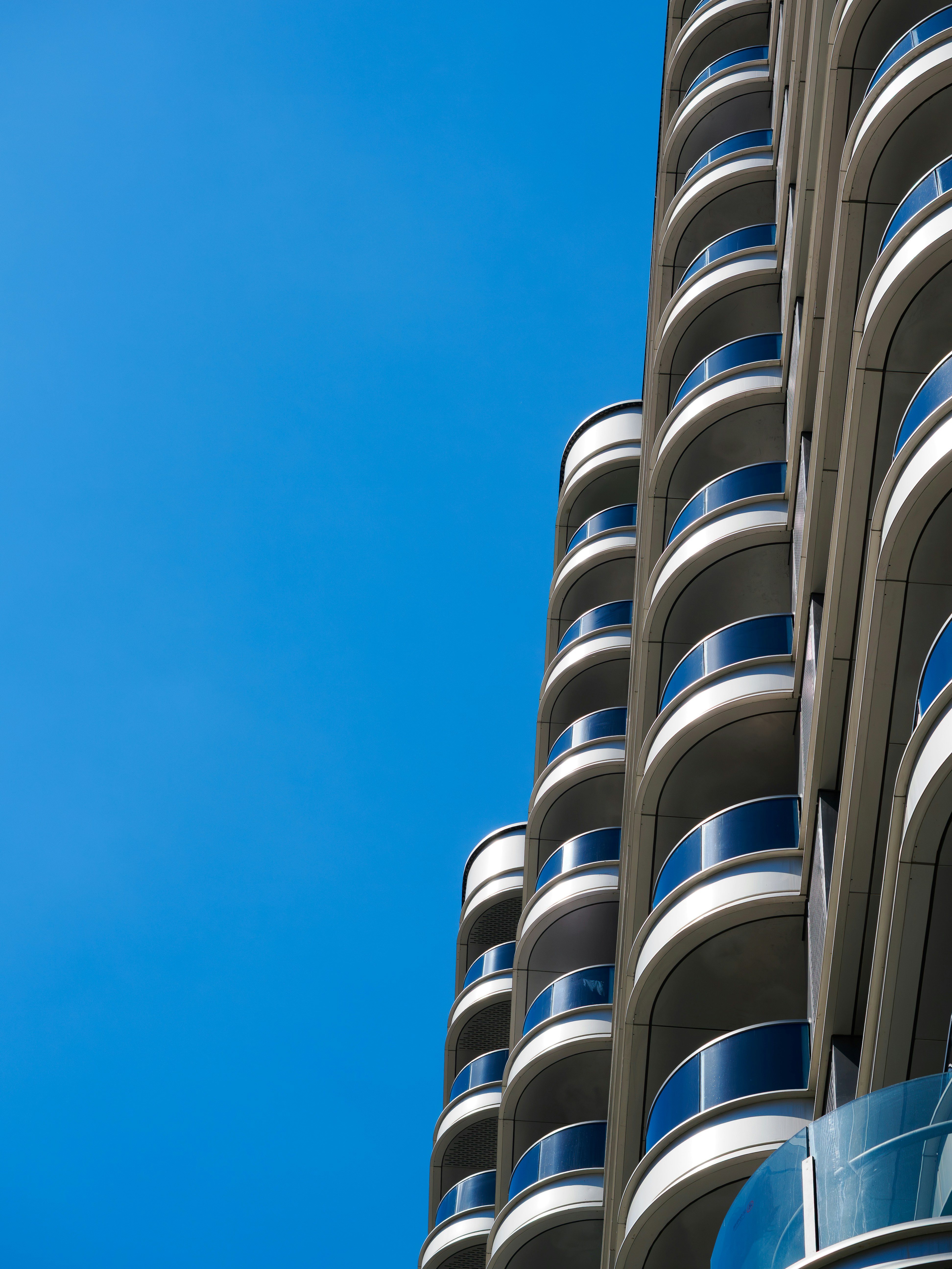 Curved façades Reaching the Sky