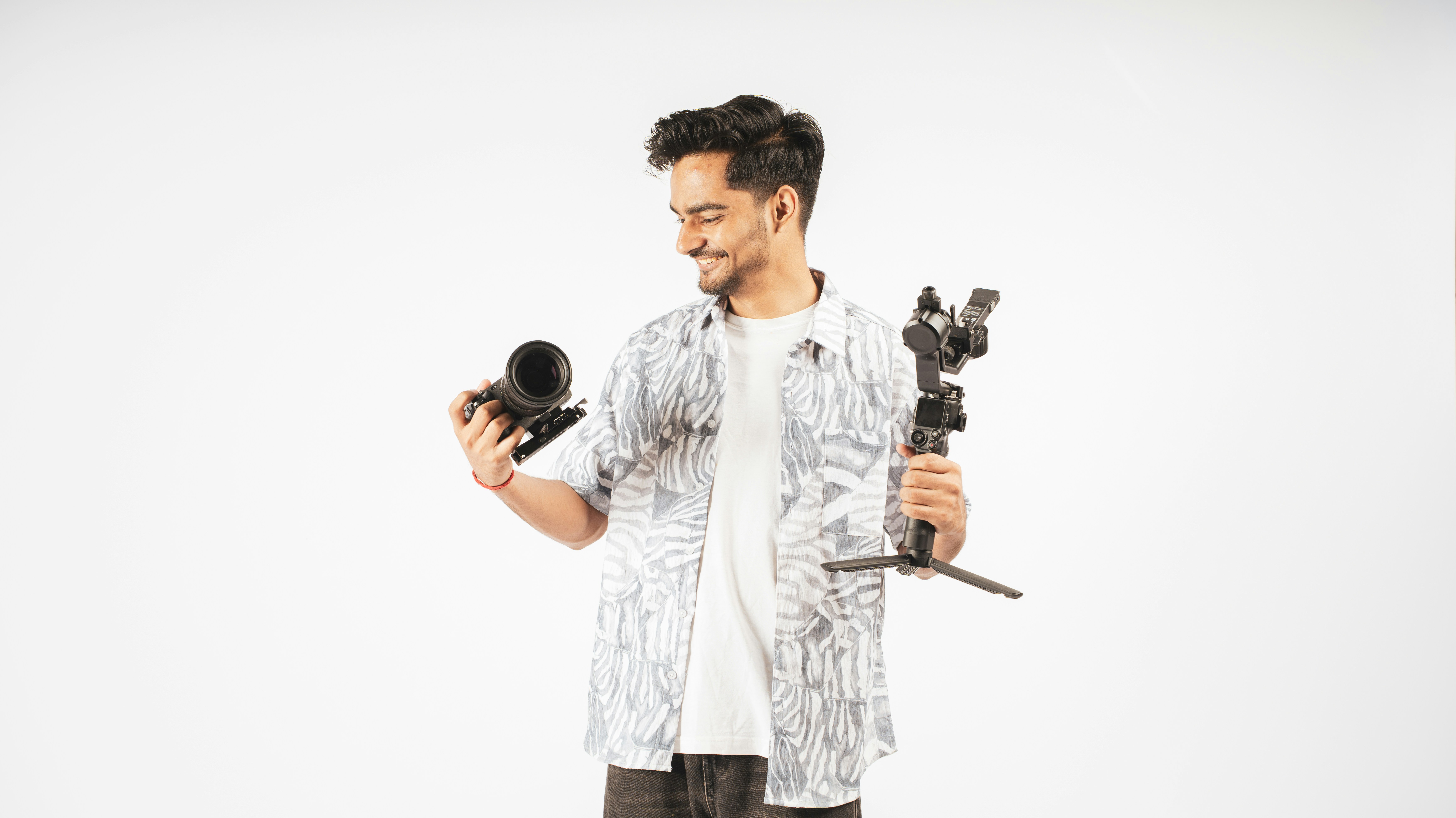 Portrait of Craft and Gear: A Creator Balanced Between Lens and Rig