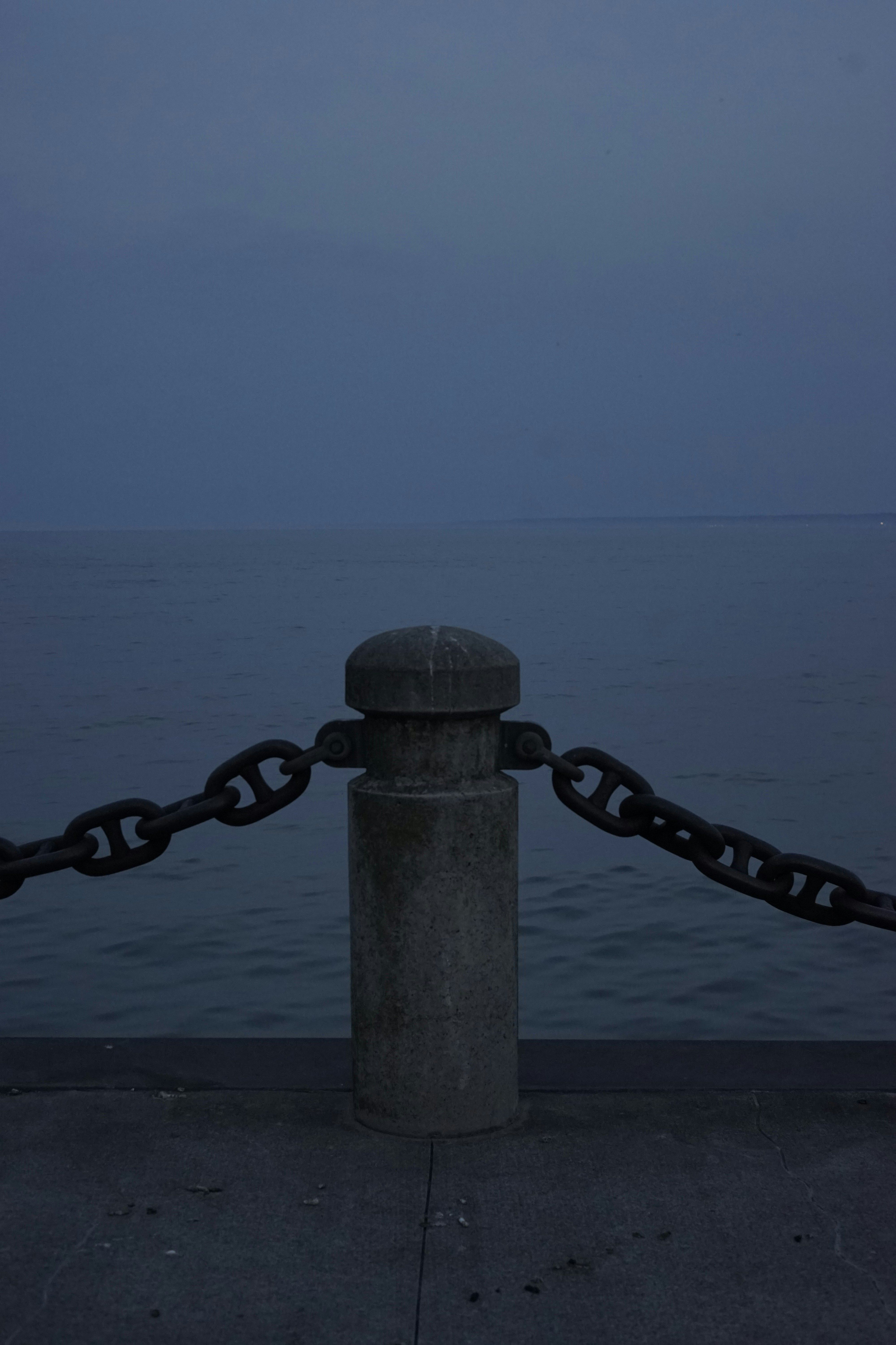 Chains of the Pier: A Quiet Boundary by the Sea