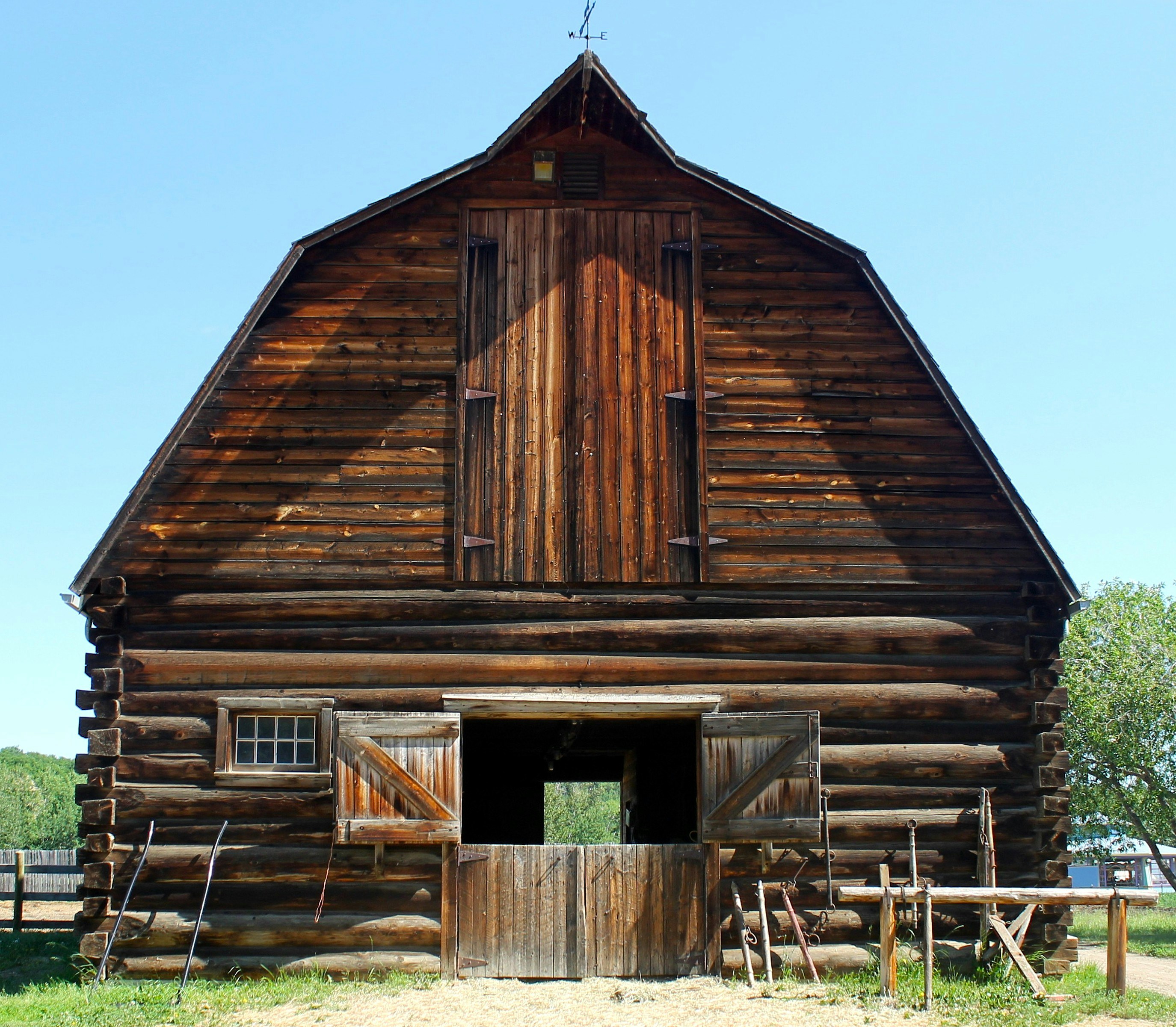 Weathered Barn Gateways: A Rustic Loft In the Open Farm