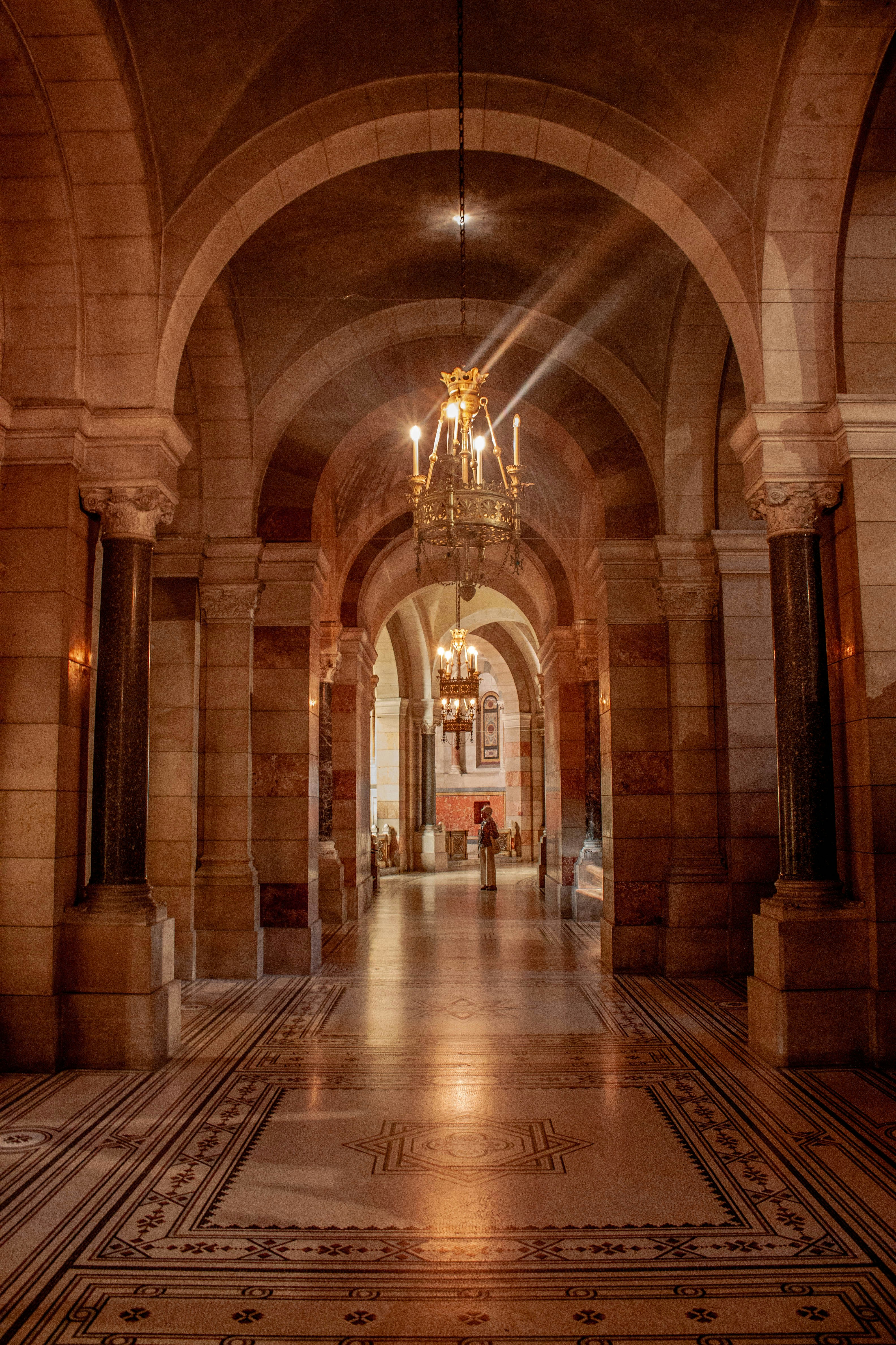 Amber Aisle: Candlelit Vaults of the Marble Hall