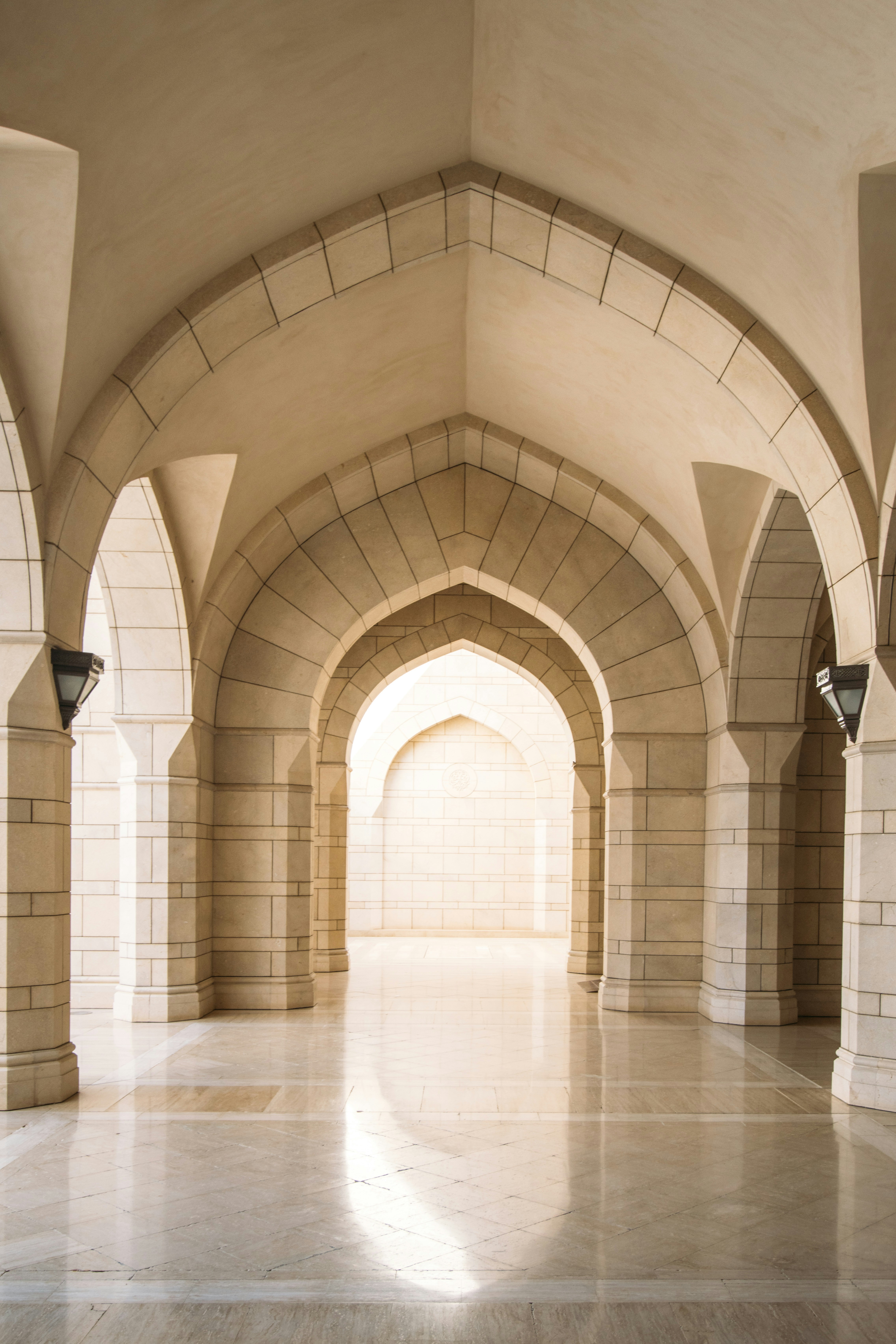 Horizon of Arches: A Corridor of Grains and Light