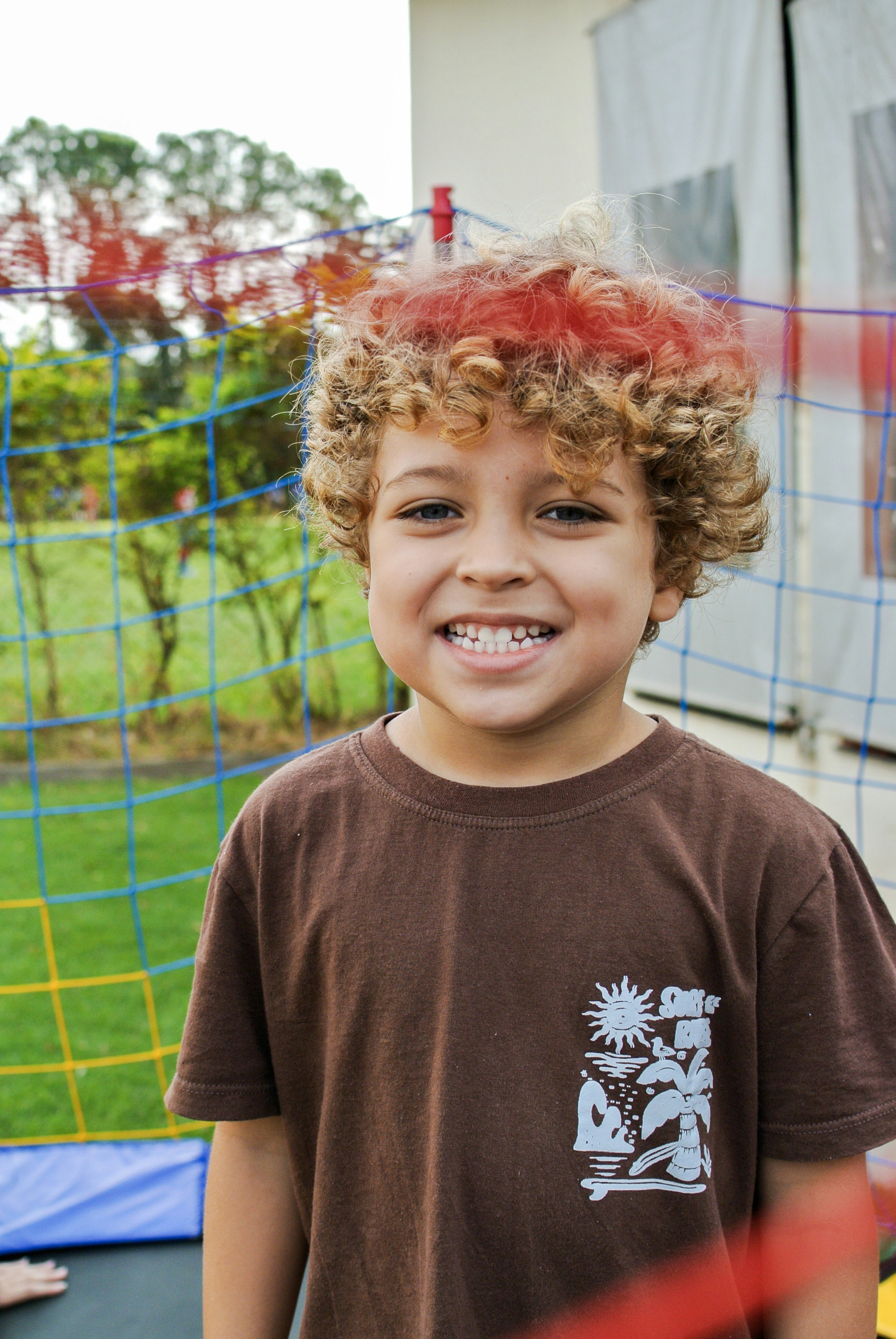 Bright Smile Over the Net: Childhood Colors and Curl