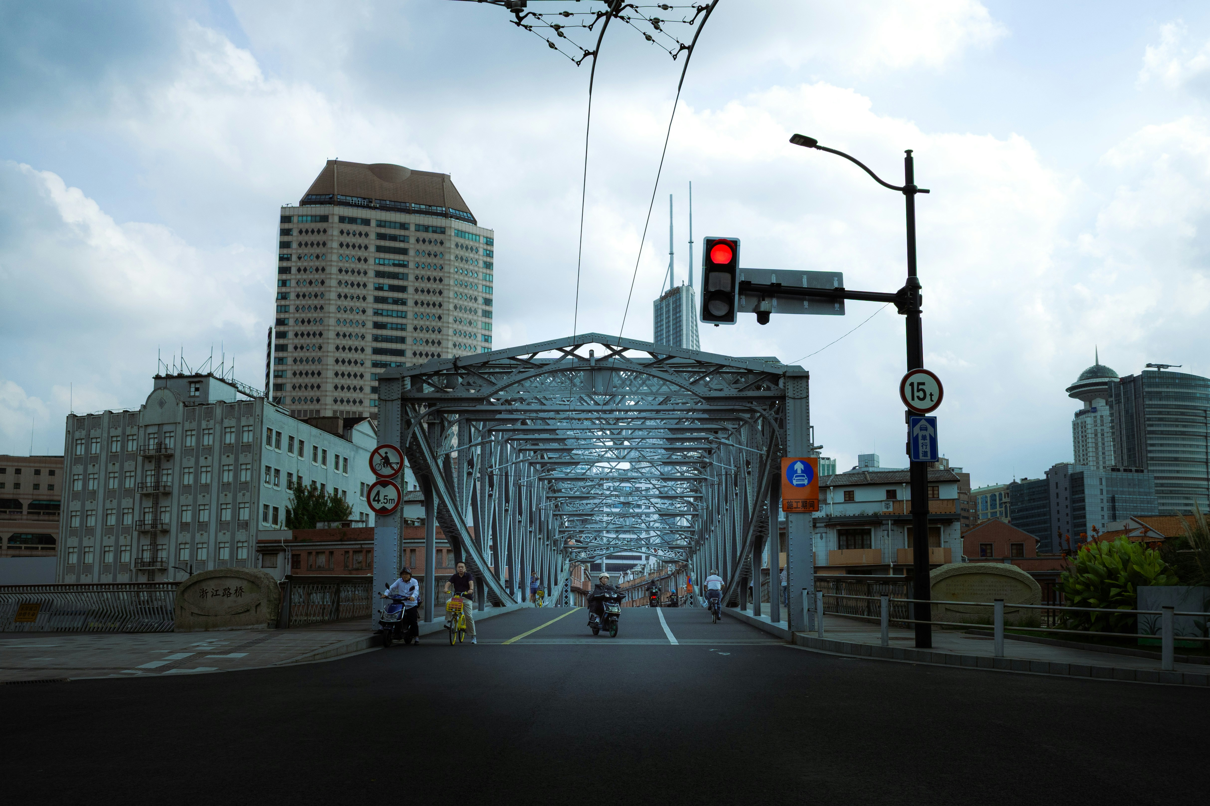 Bridge Corridor: Street Life Under Steel Arches