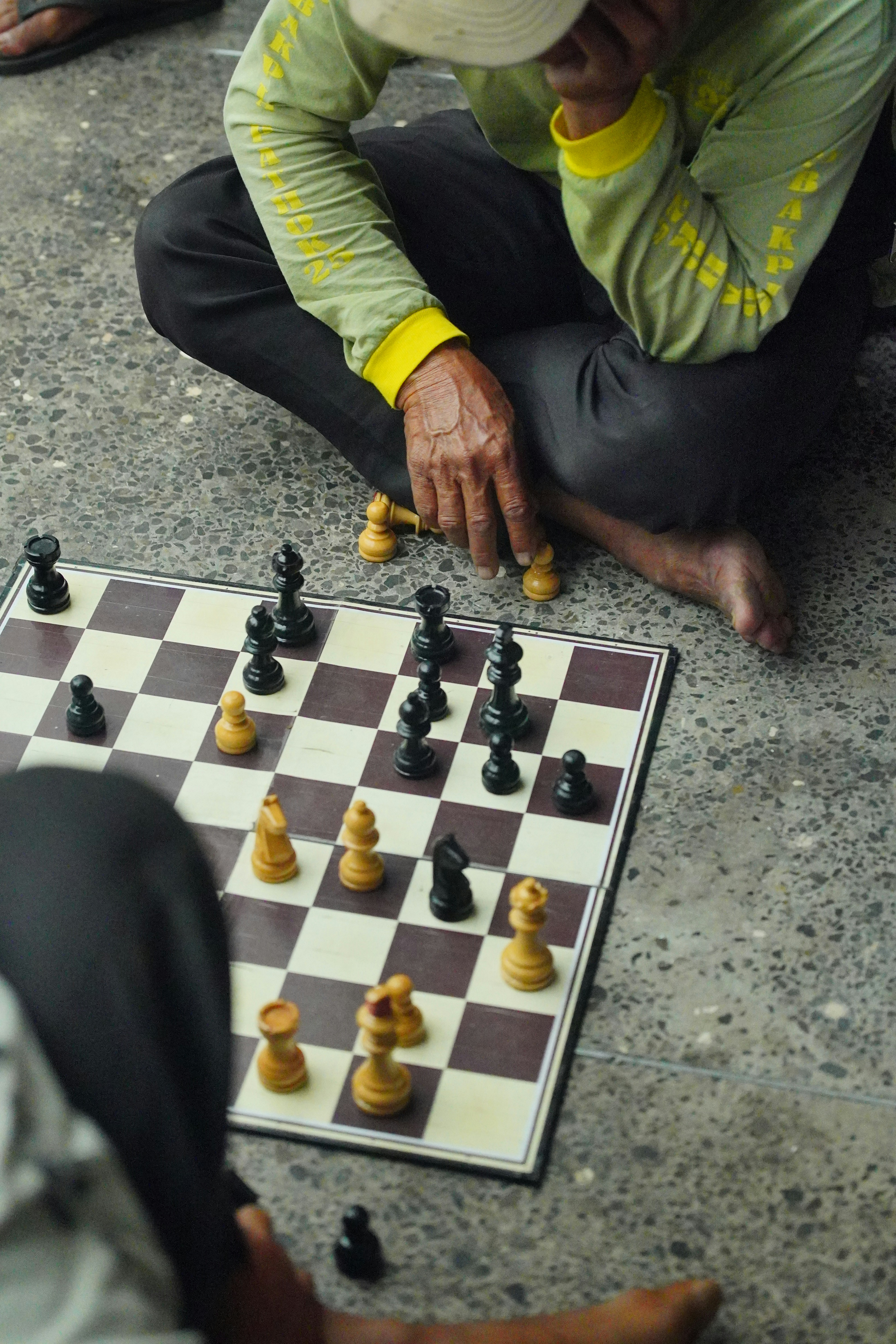 A Quiet Turn on the Board: Focused Strategy on the Solitaire Chessboard
