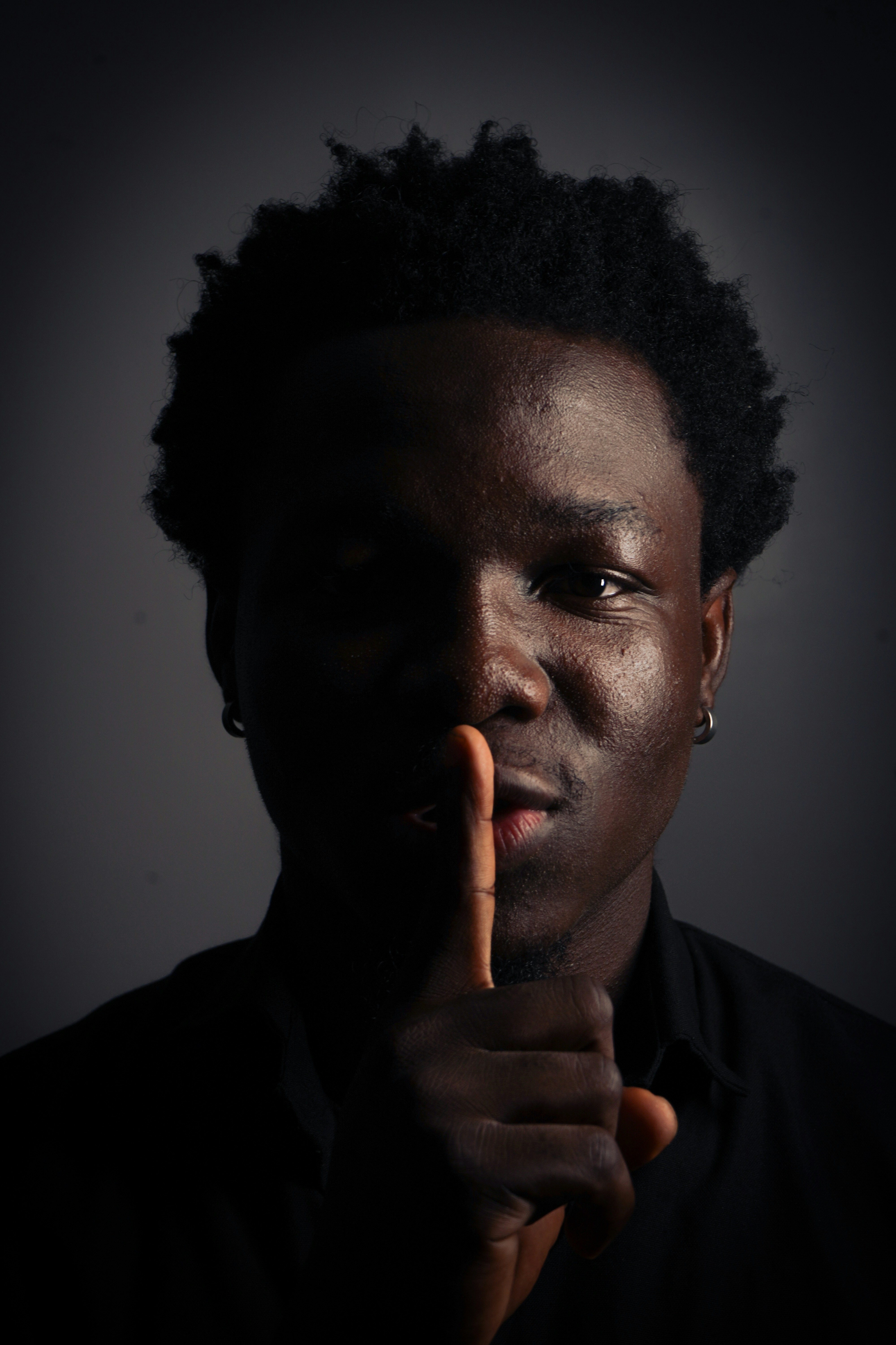Silent Cue: A Hint of Silence Behind the Finger