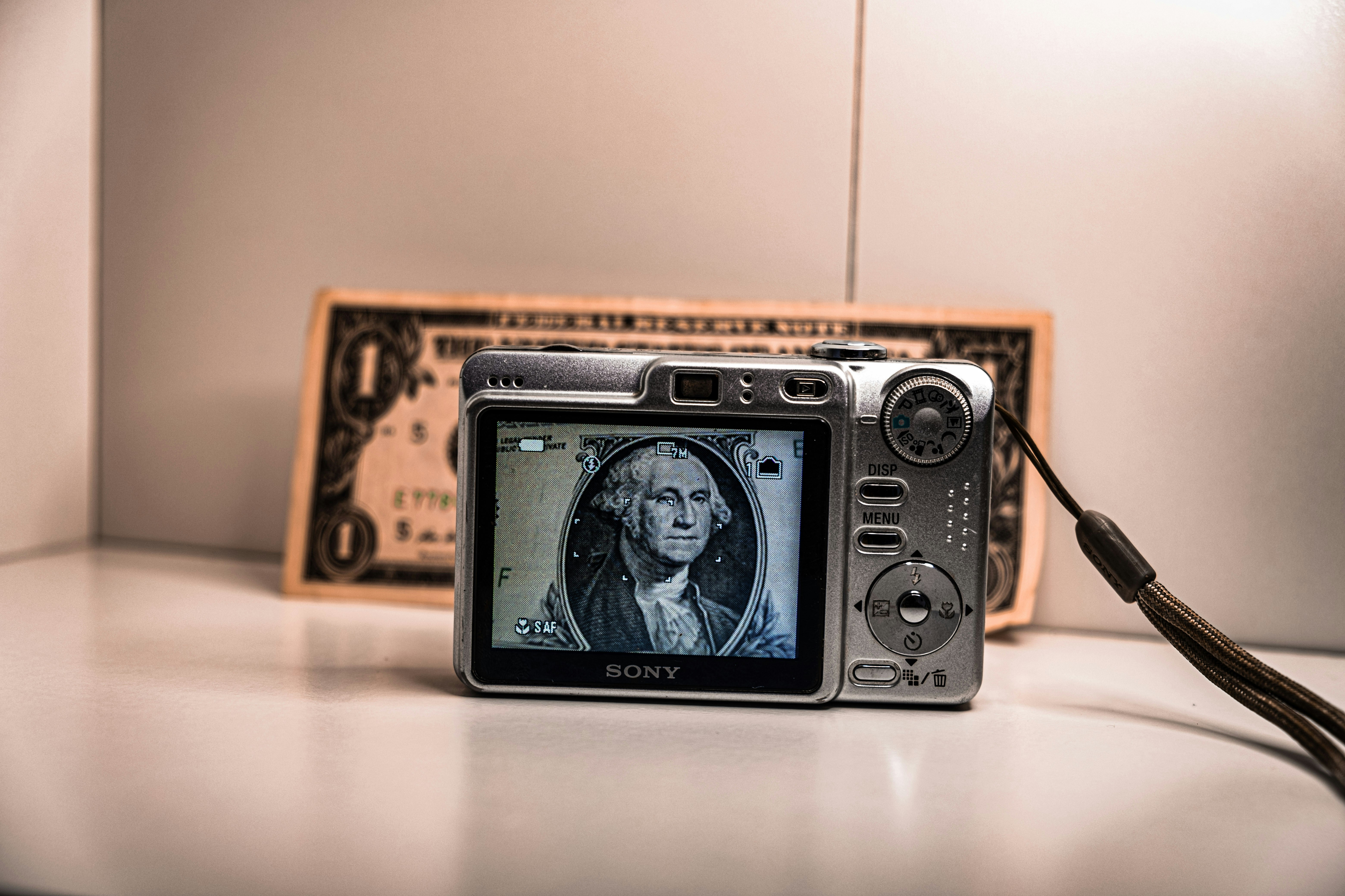 Tiny Time Capsule: A Sony Compact Captures a Dollar Portrait