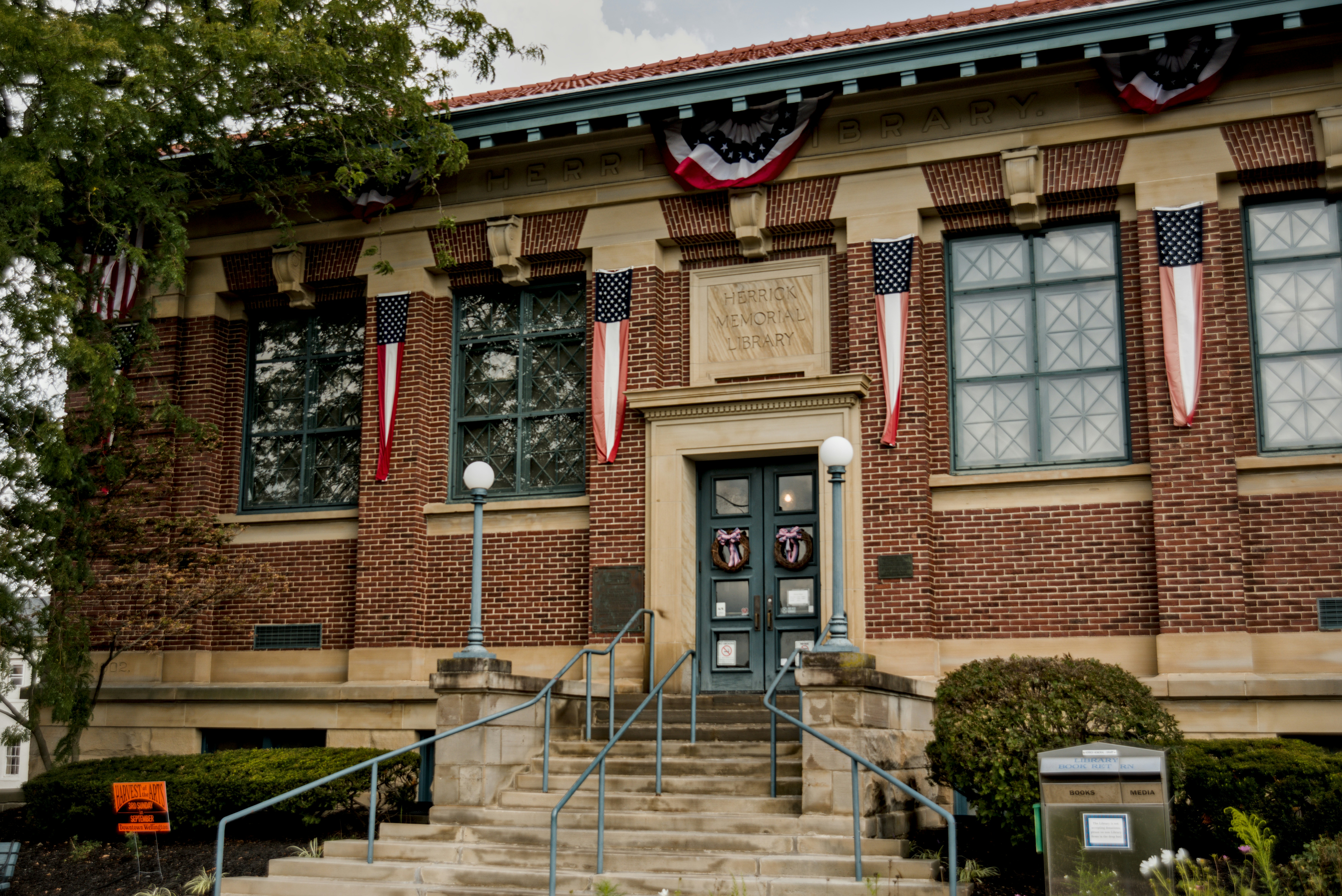 American Civic Facade: A Marble-Entranced Town Hall
