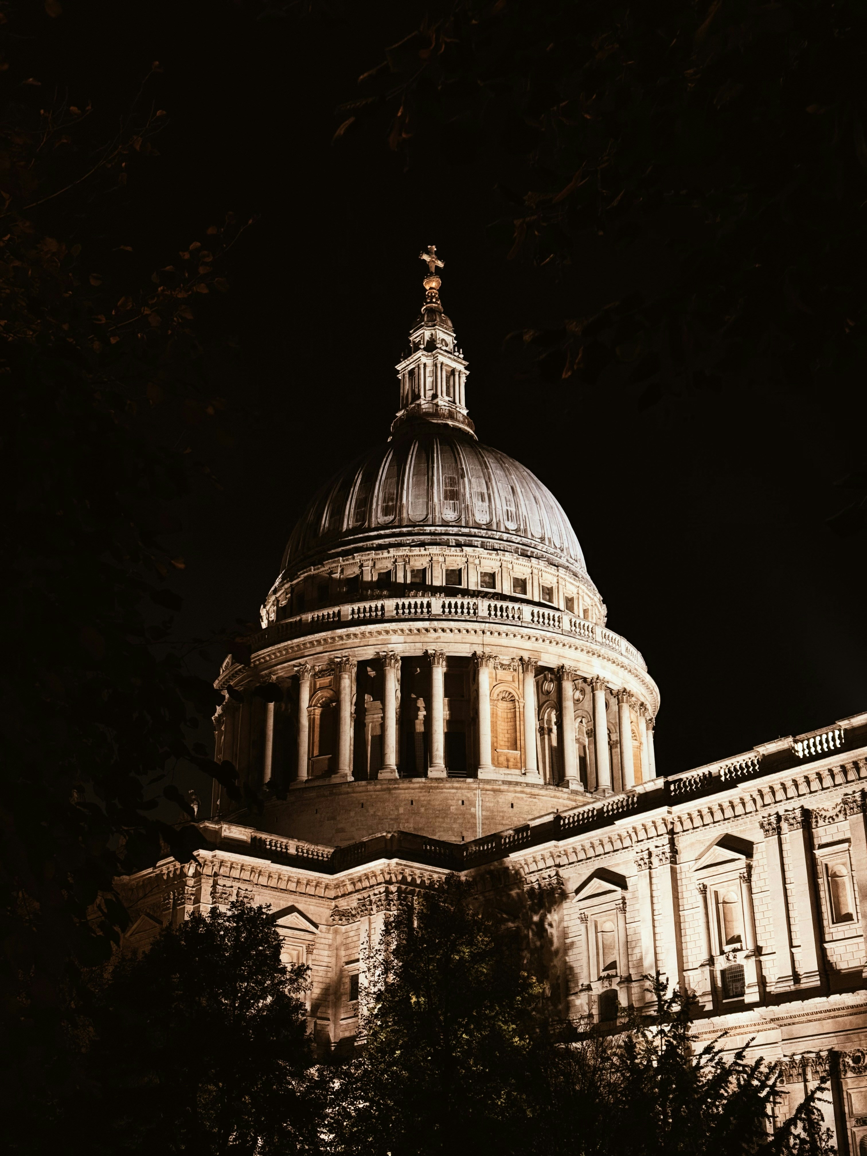Night at the Dome: Stately St. Paul’s Illumination