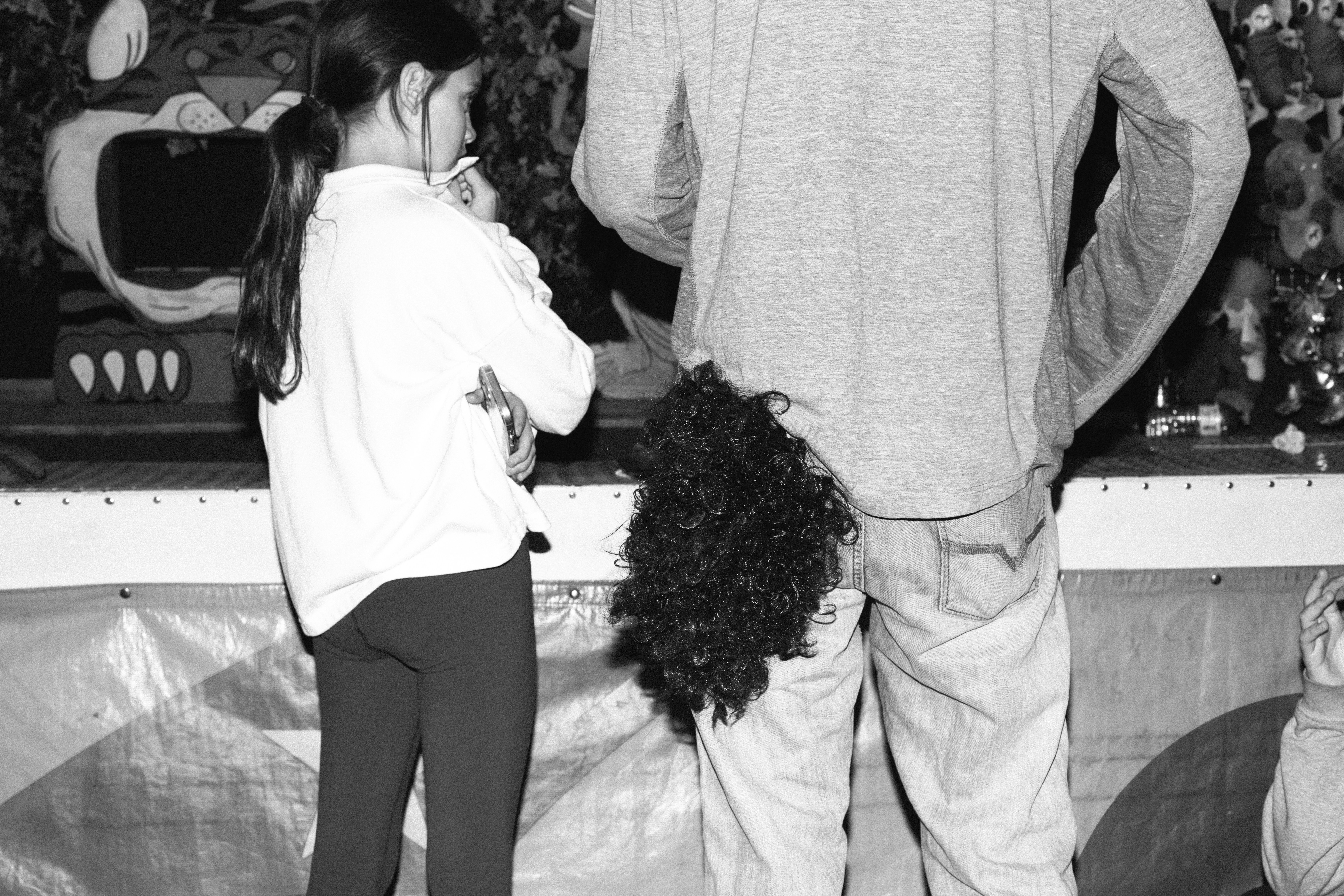 Curious Interaction at the Edge of the Stage